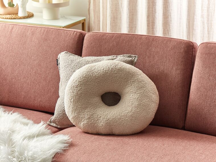 Lot de 2 coussins en forme de lettres beiges HESPERIS | Beliani.fr