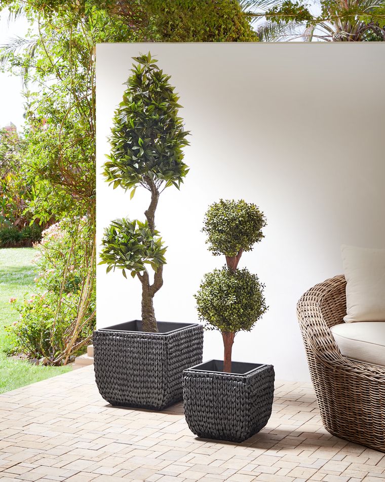 Set of 2 PE Rattan Plant Pots Black BERBERIS | Beliani.co.uk