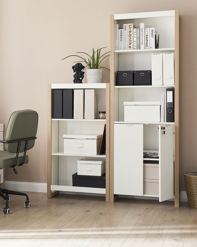 Reol med låger lyst træ/hvid 184 cm JOHNSON | Beliani.dk