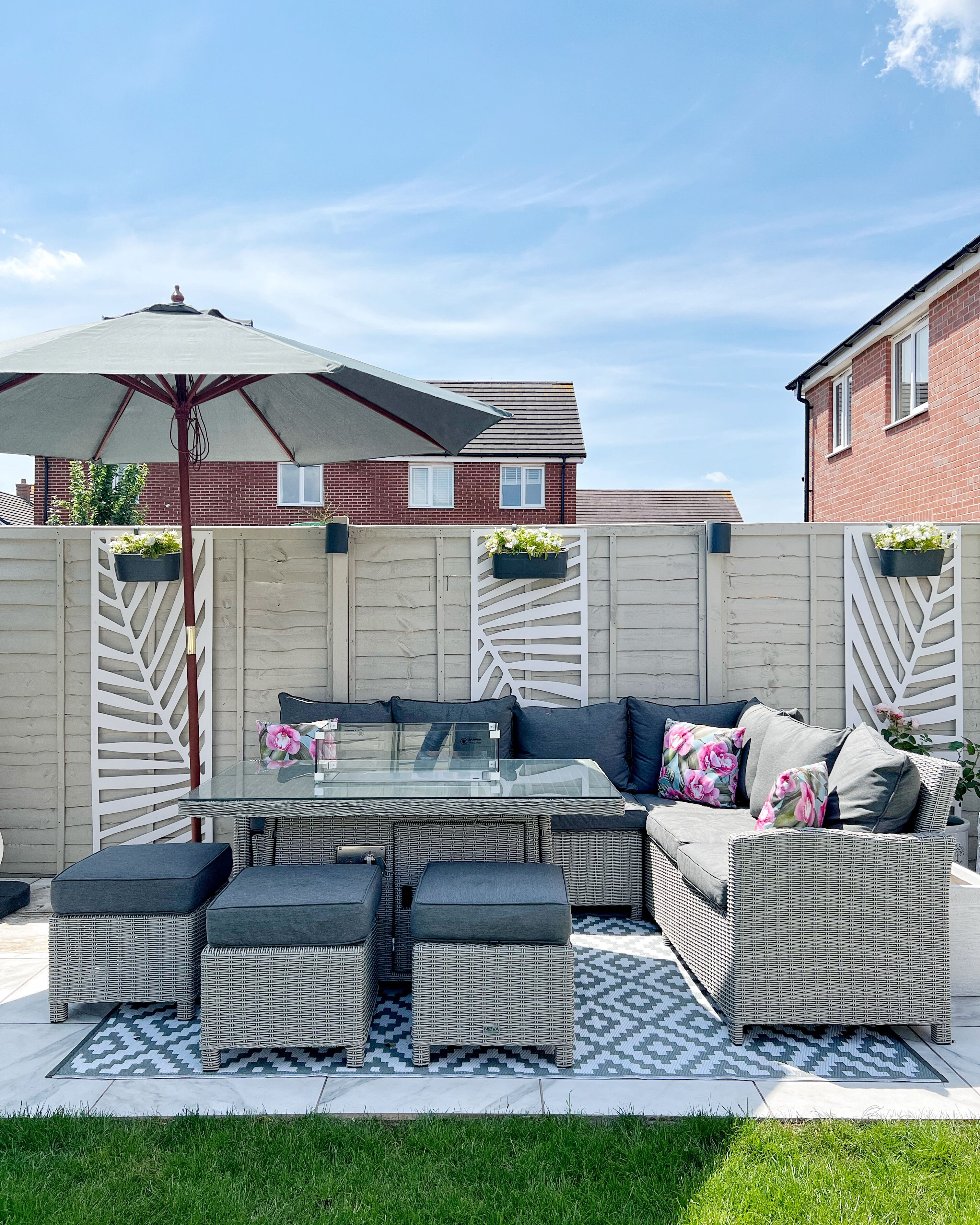 Guarda-sol de jardim de madeira ⌀ 270 cinzento escuro TOSCANA | Beliani.pt