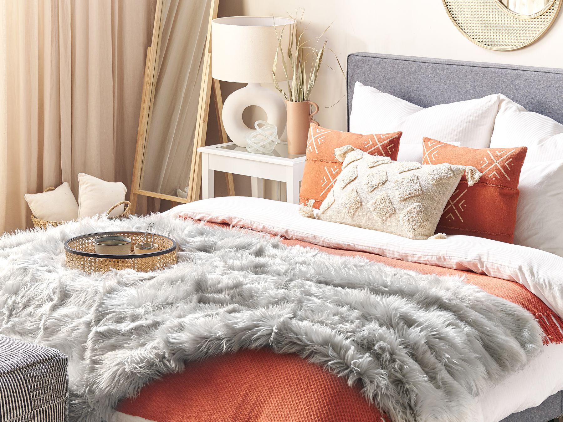 Tufted Cotton Cushion with Tassels 35 x 55 cm Beige PAPAVER | Beliani.co.uk