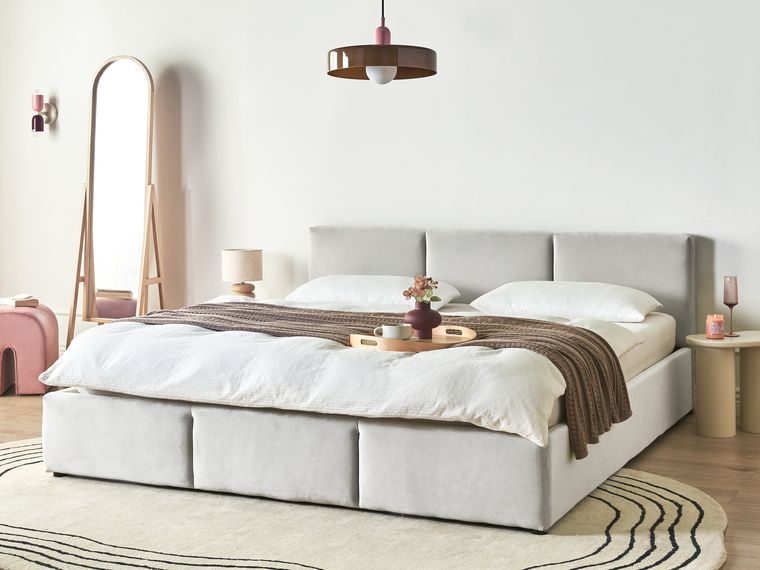 Dobbeltseng med opbevaring lysegrå velour 180 x 200 cm BOUSSE | Beliani.dk