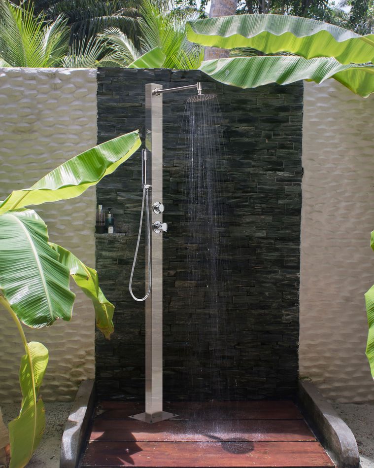 Freestanding Outdoor Shower Silver OLZAI | Beliani.dk