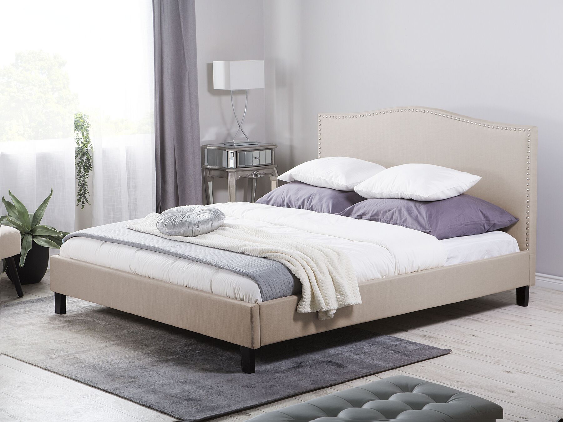 Cama tapizada beige 180x200 cm MONTPELLIER | Beliani.es