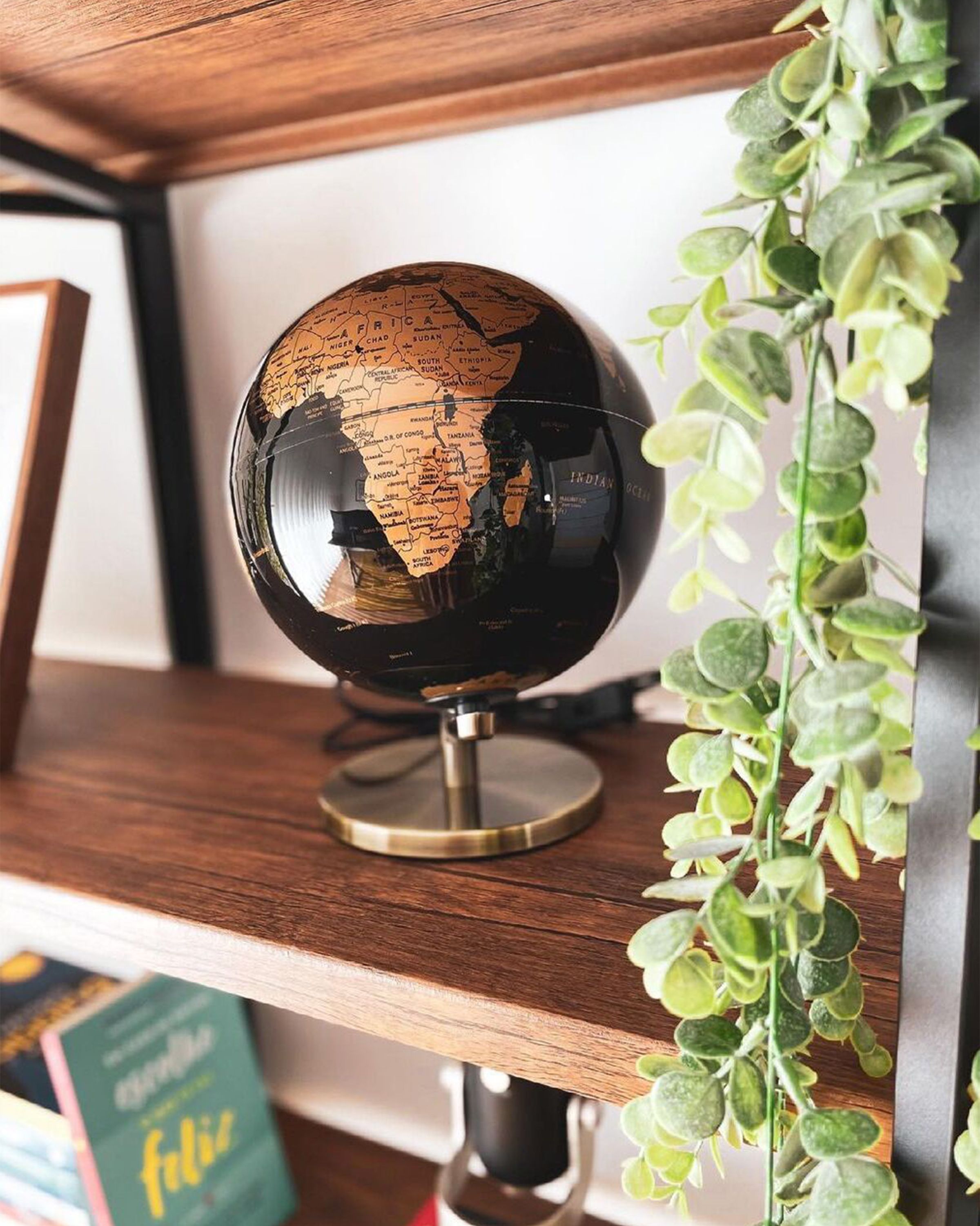 Karttapallo LED-valo musta/kupari 32 cm MAGELLAN | Beliani.fi