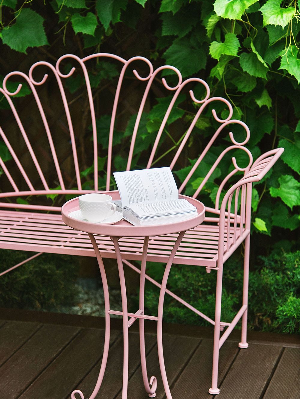 Banc de jardin en métal rose 125 cm CAVINIA | Beliani.fr
