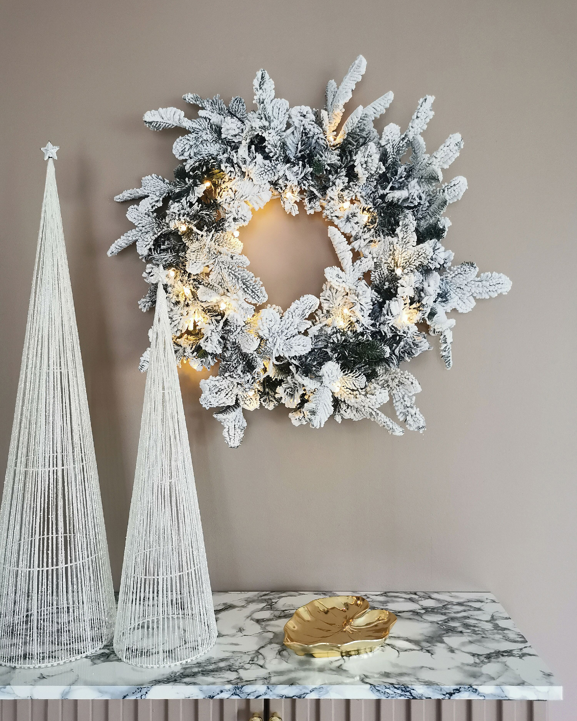 Műhóval borított karácsonyi füzér égősorral 270 cm SUNDO | Beliani.hu