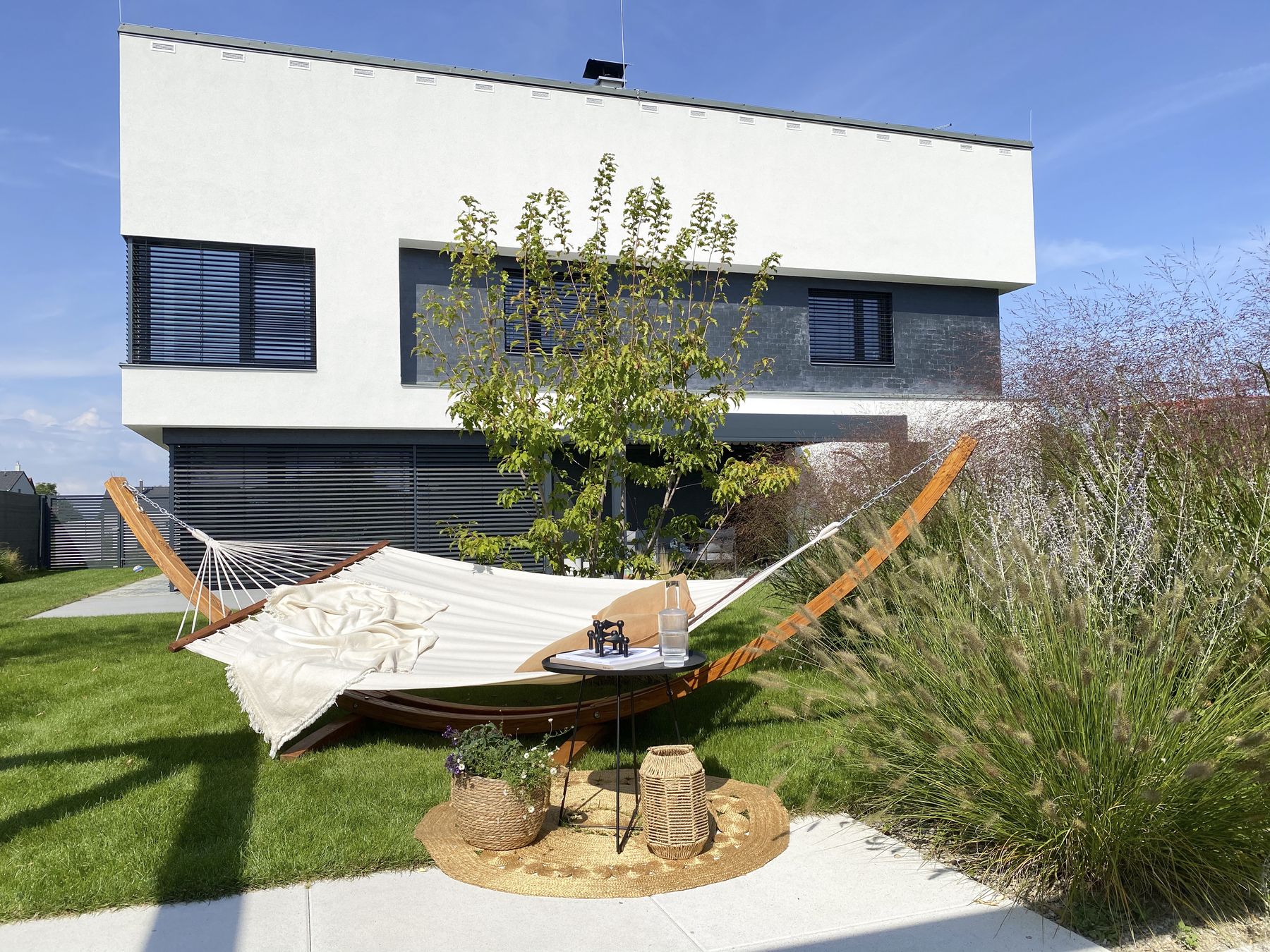 Rede de jardim creme com suporte de madeira TREVISO | Beliani.pt