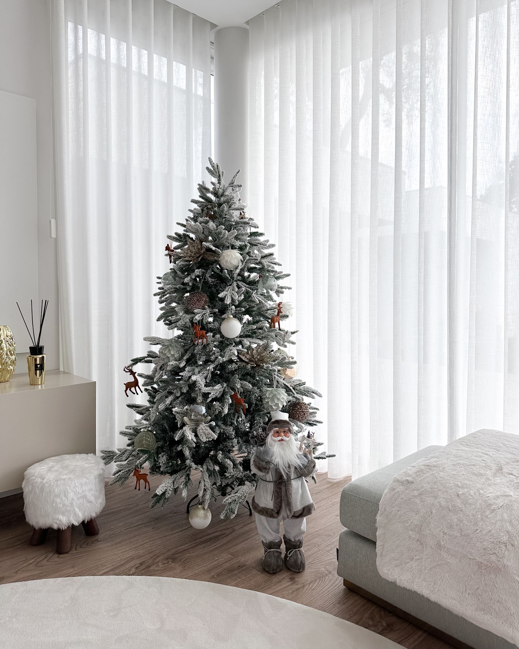 Julgran 120 cm vit BASSIE | Beliani.se