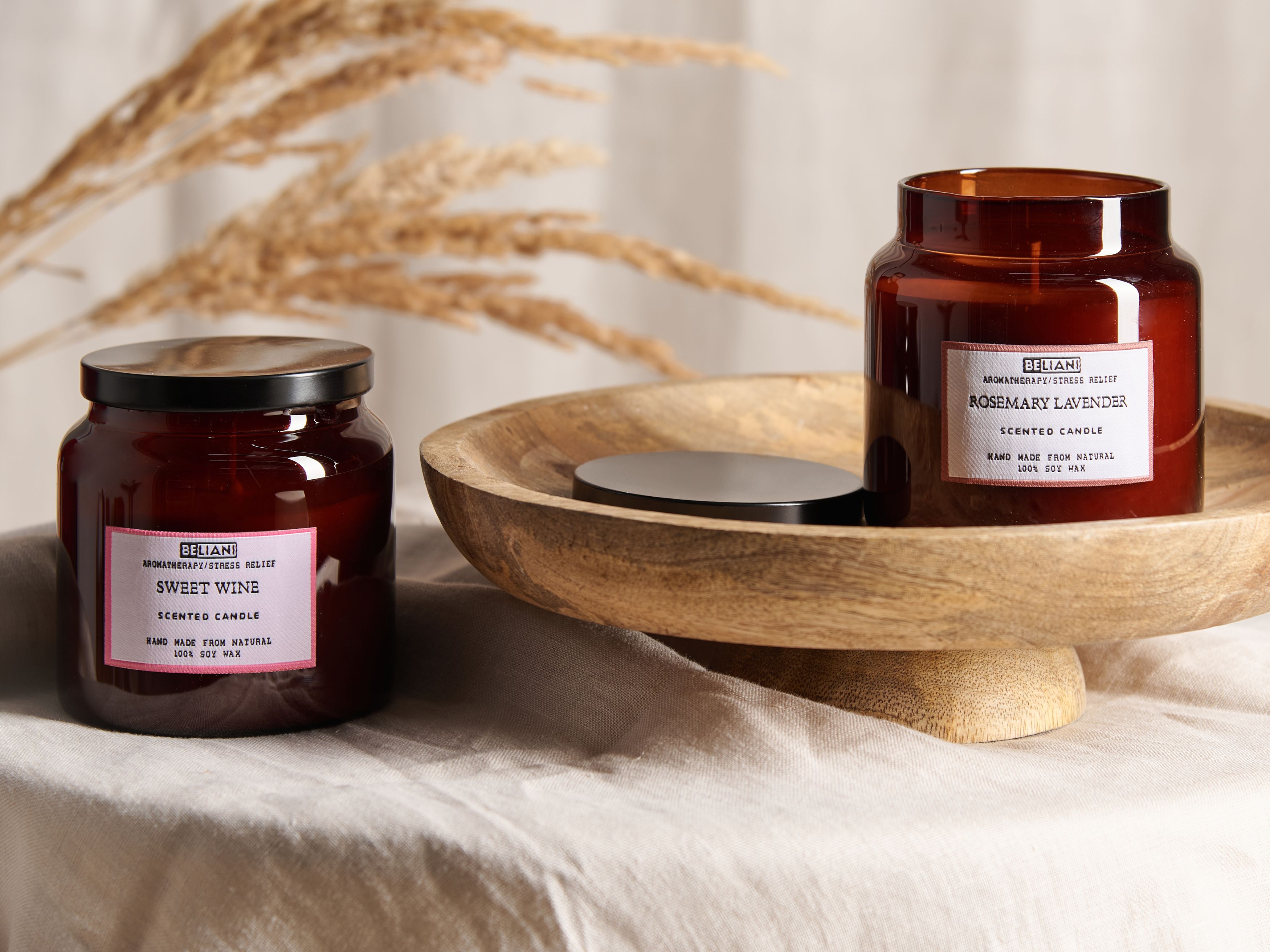 Conjunto de 2 velas perfumadas em cera de soja vinho doce/alecrim ...