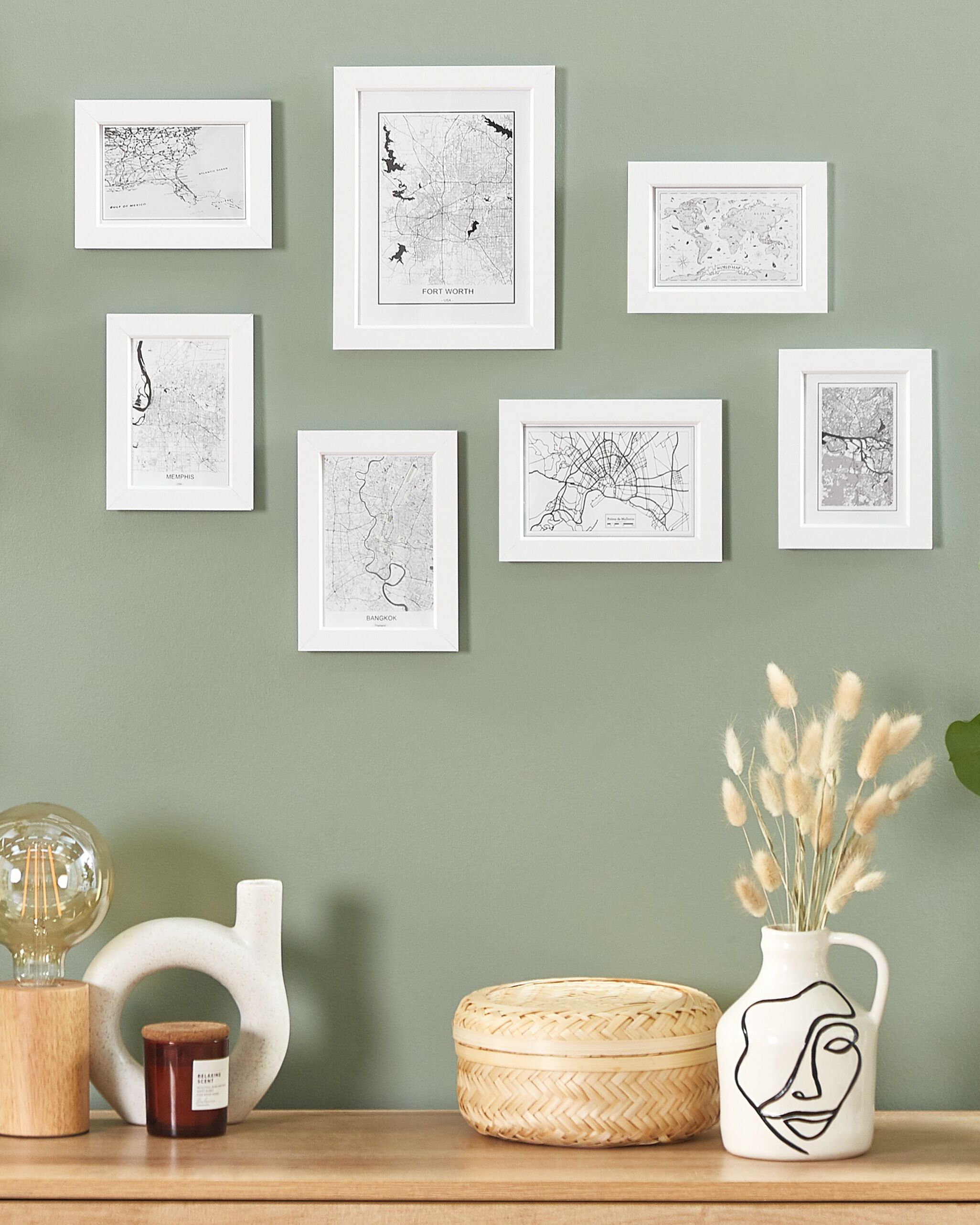 Wall Gallery of Maps 7 Frames White DENKORO | Beliani.co.uk