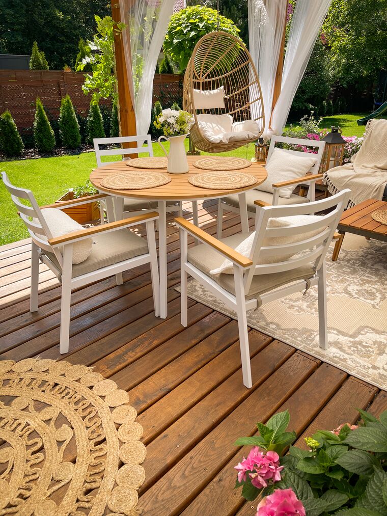 Gartenmöbel Set Aluminium weiß Auflagen beige 4-Sitzer CAVOLI | Beliani.de