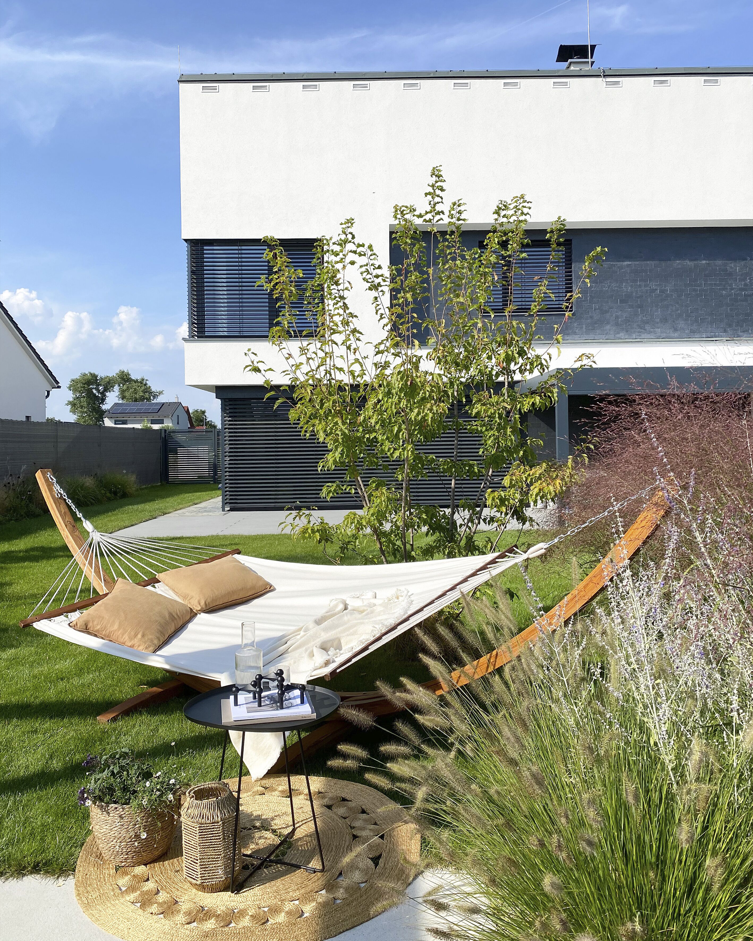 Rede de jardim creme com suporte de madeira TREVISO | Beliani.pt