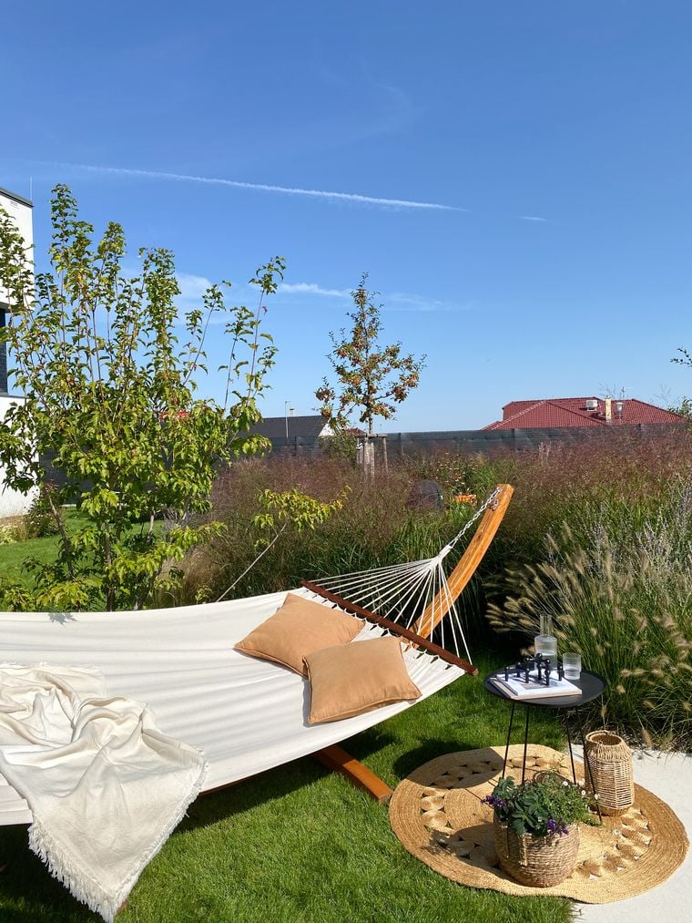 Rede de jardim creme com suporte de madeira TREVISO | Beliani.pt