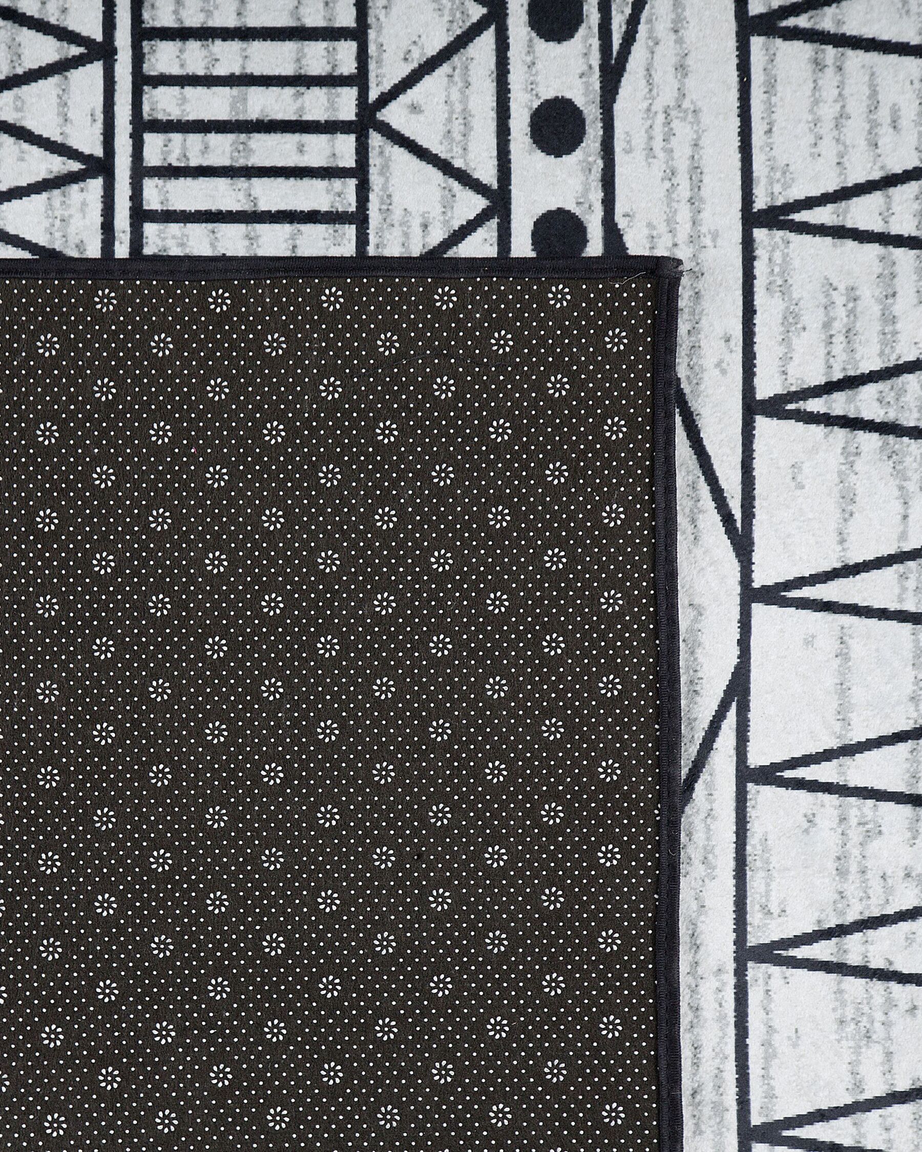 Area Rug Black and Grey 140 x 200 cm KEBAN | Beliani.co.uk
