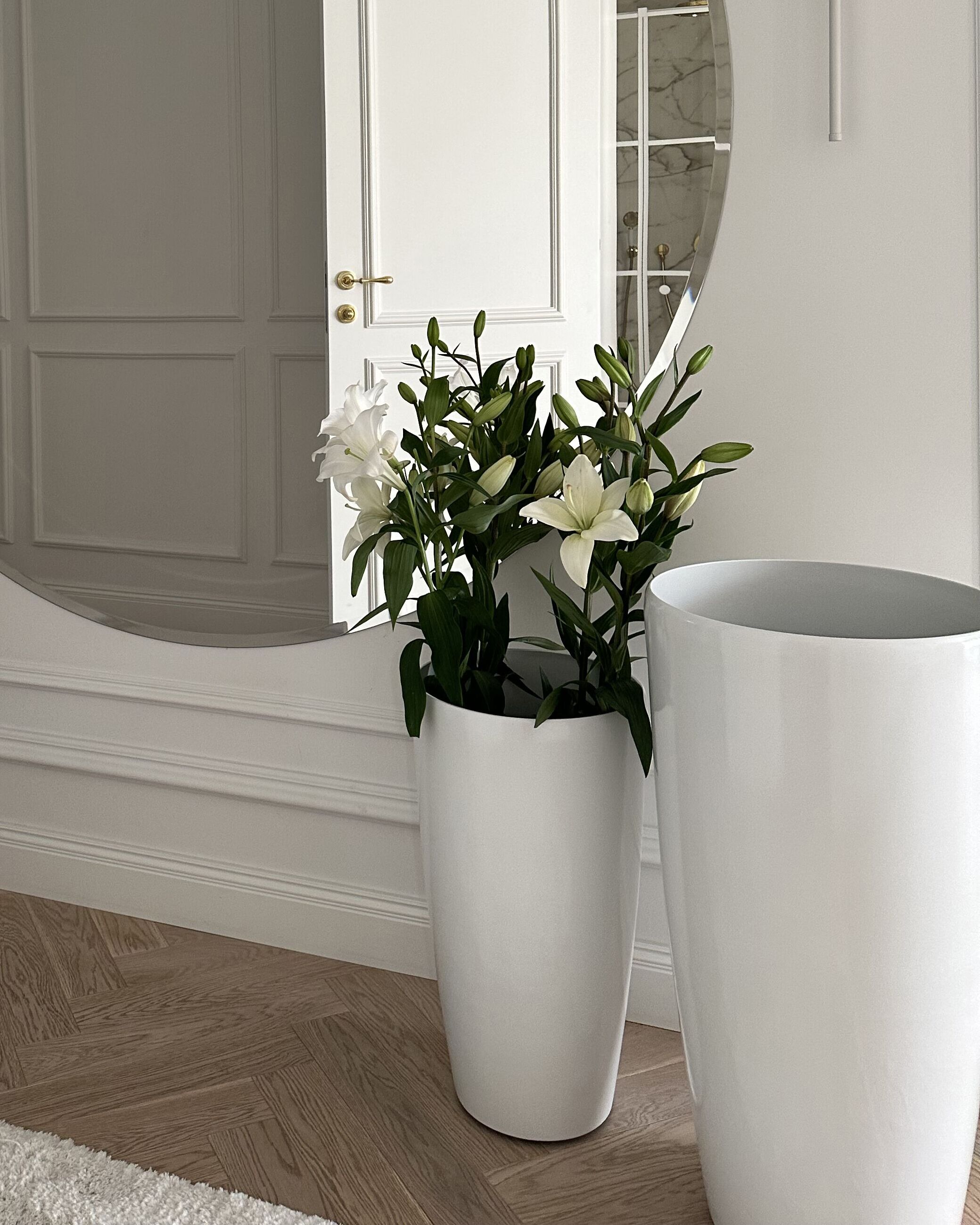 Plant Pot ⌀ 32 cm White TSERIA | Beliani.co.uk