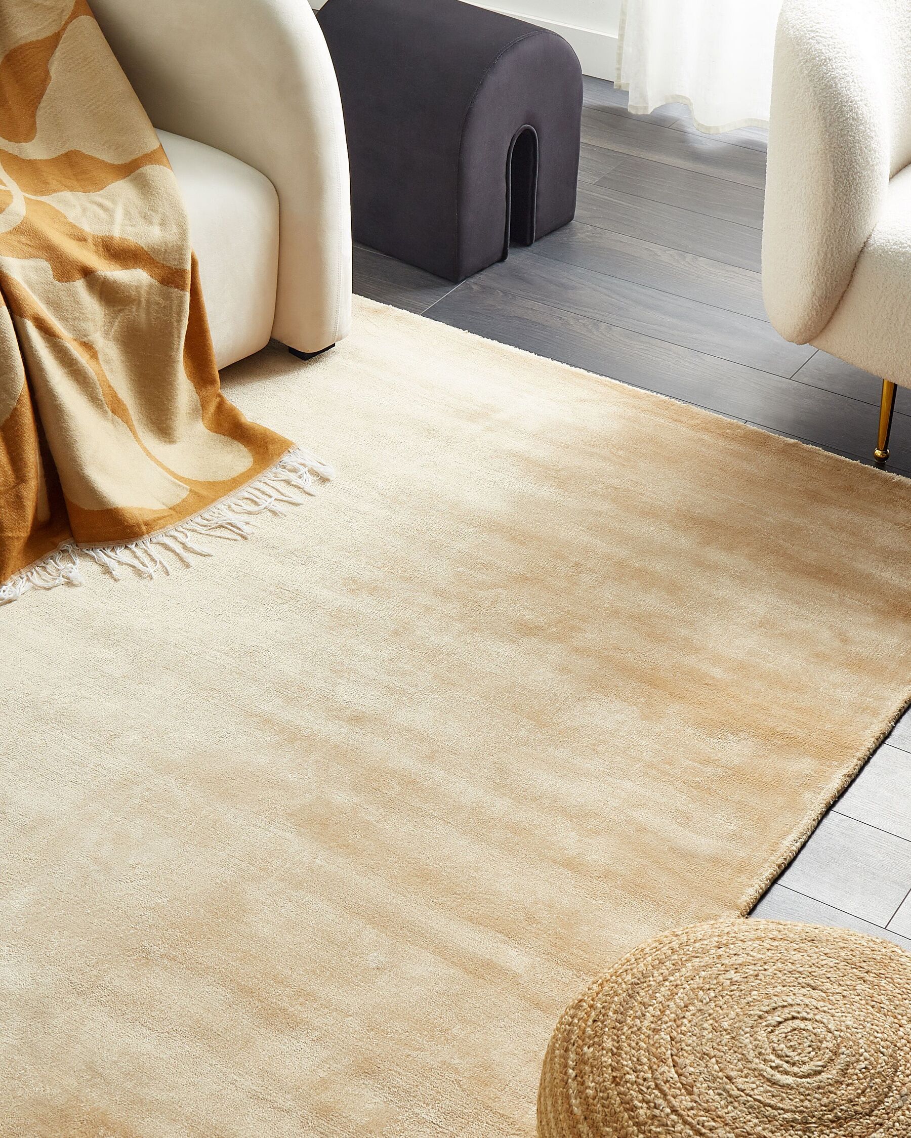 Tappeto viscosa beige sabbia 160 x 230 cm GESI II | Beliani.it