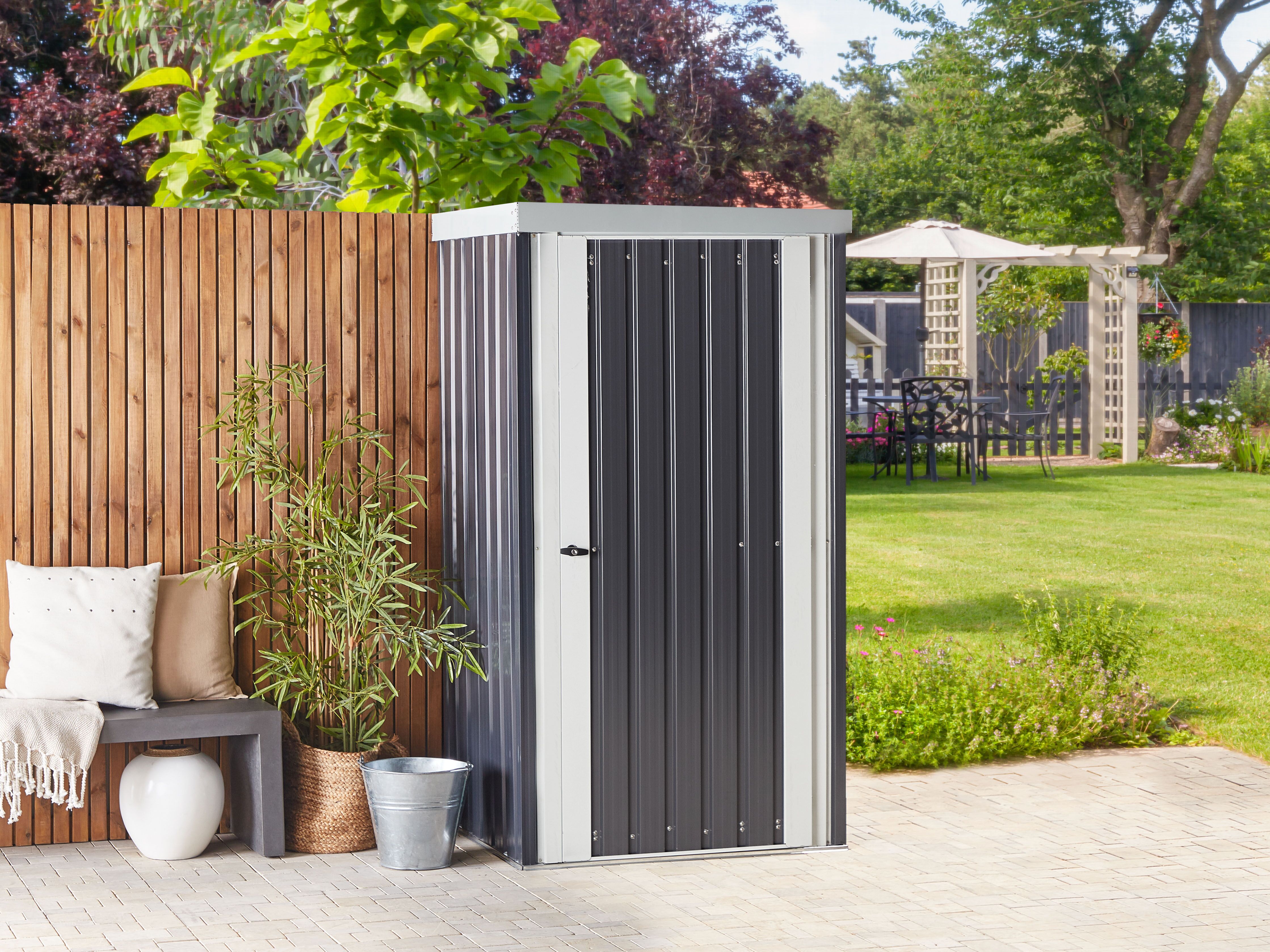 Tuinhuis staal grijs UMBRIA | Beliani.nl