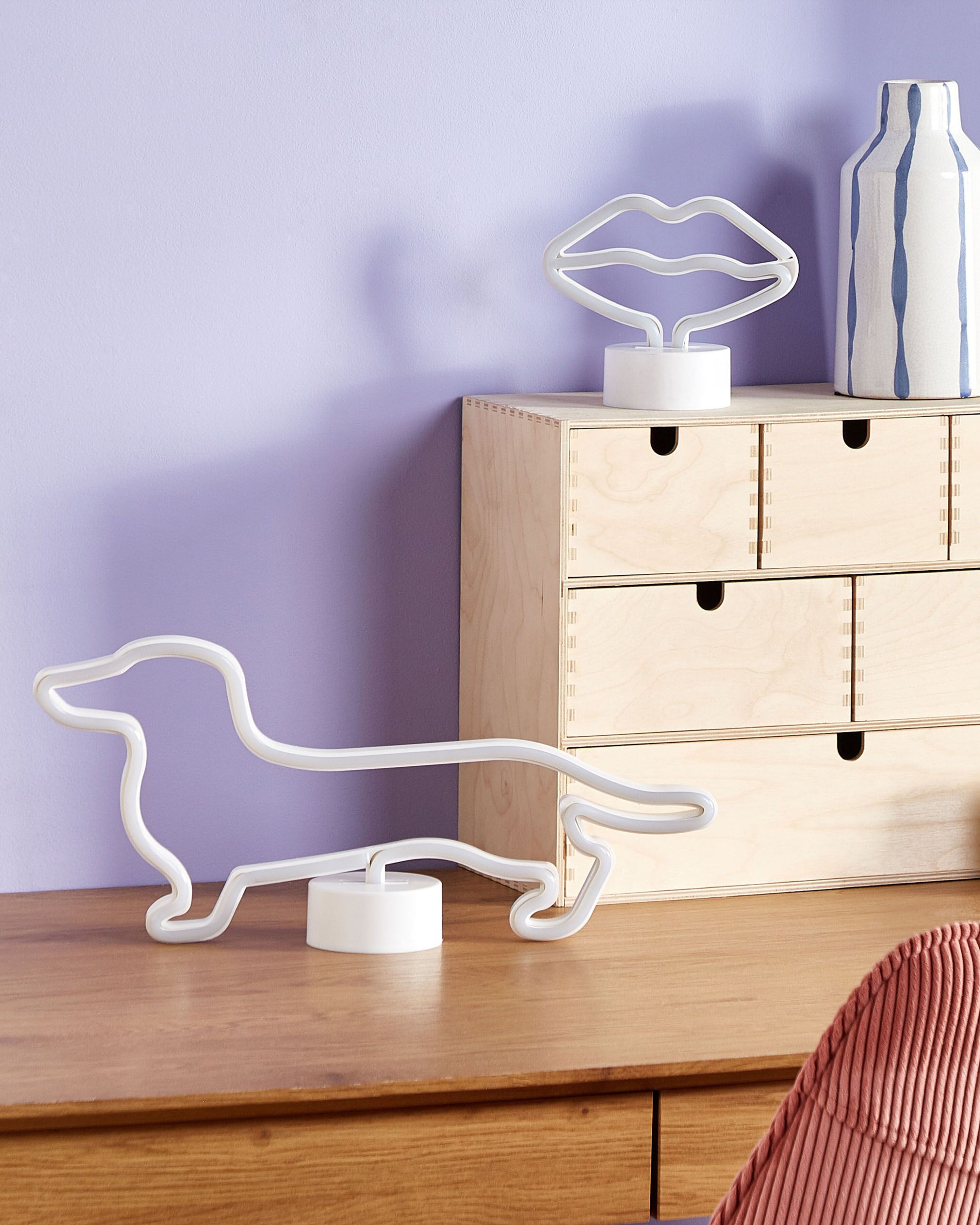 Lips LED Neon Sign Pink FLORA | Beliani.co.uk