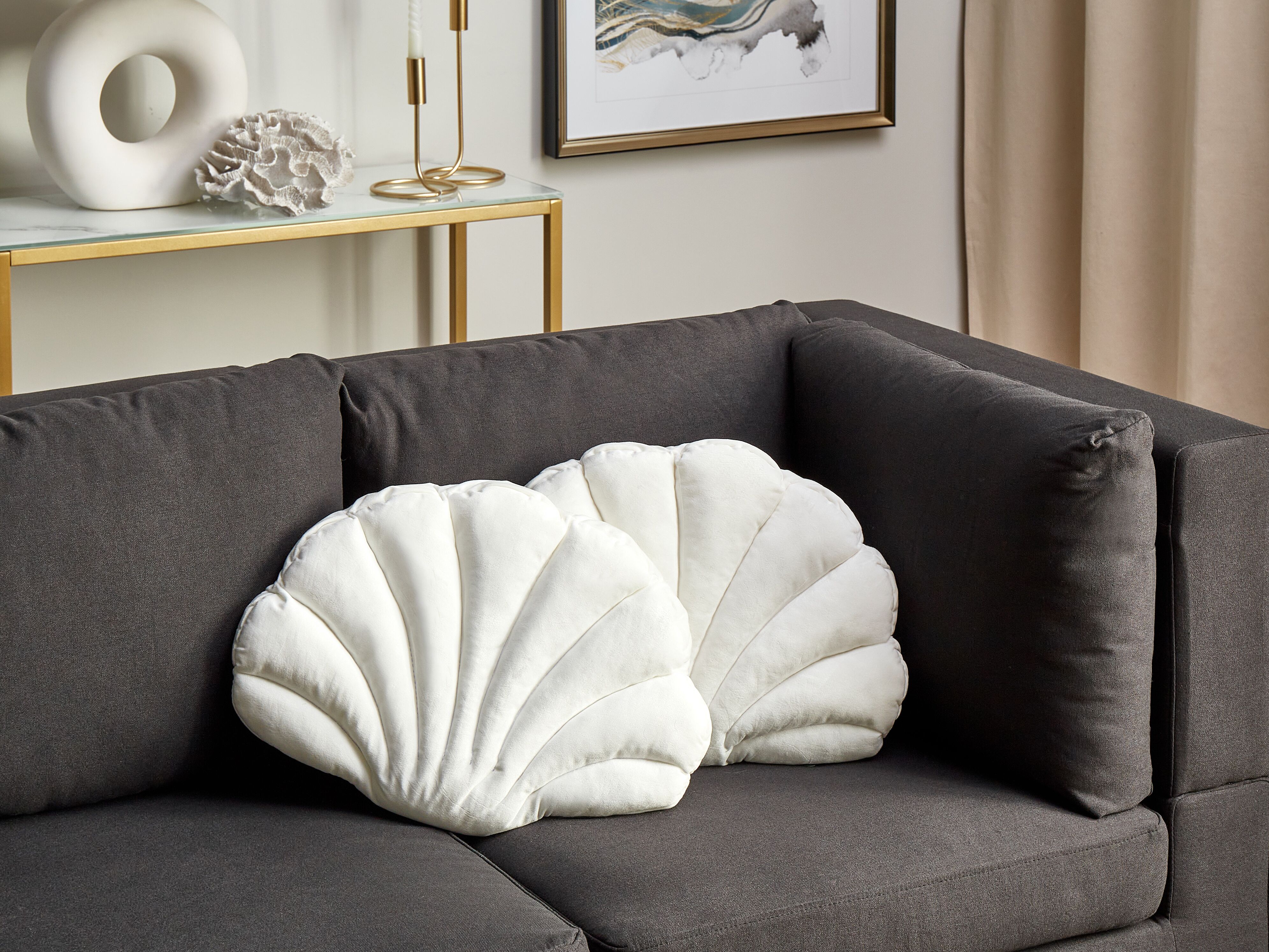 Set of 2 Velvet Seashell Cushions 47 x 35 cm White CONSOLIDA | Beliani ...