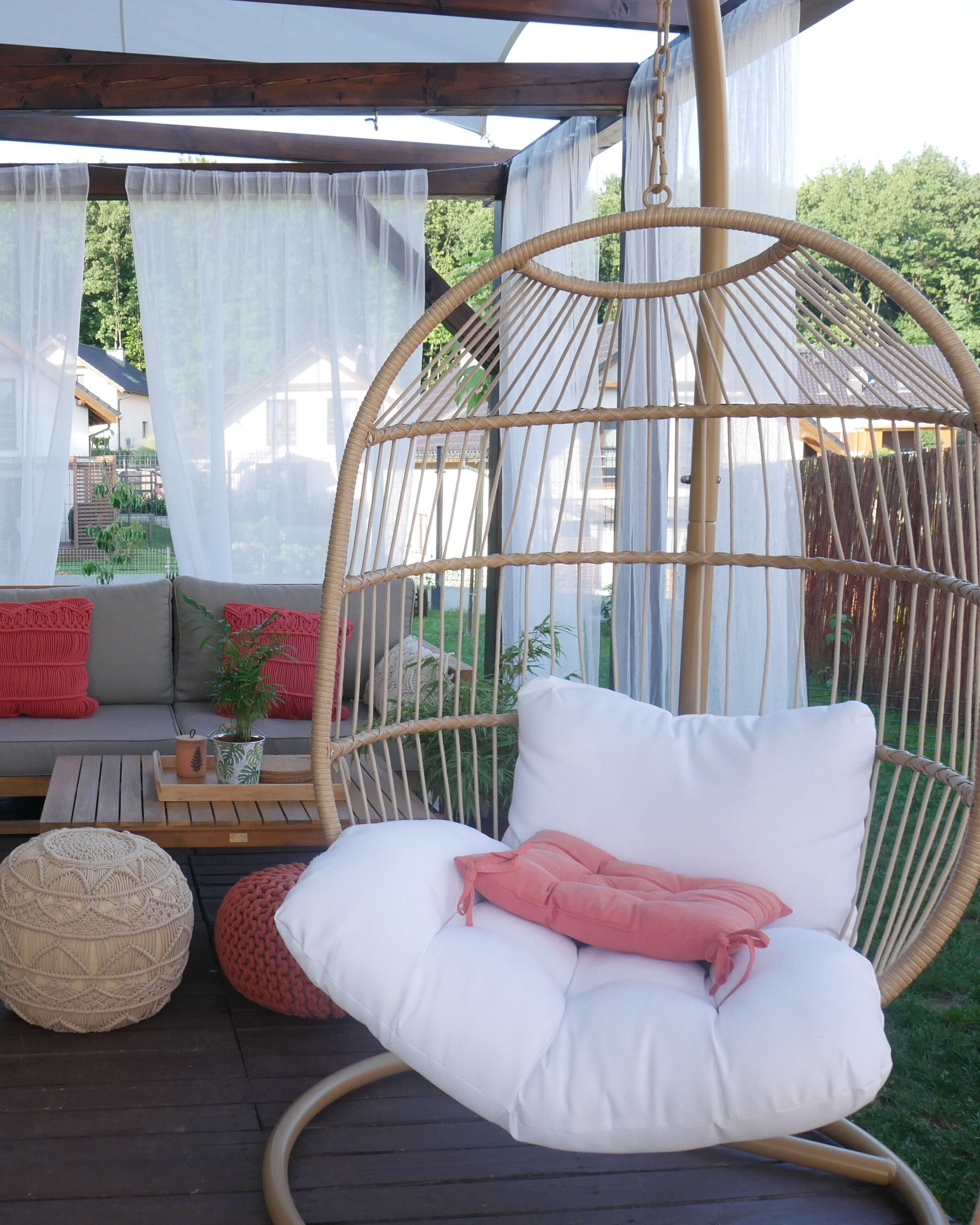 Cadeira suspensa em rattan creme com suporte ALBA | Beliani.pt