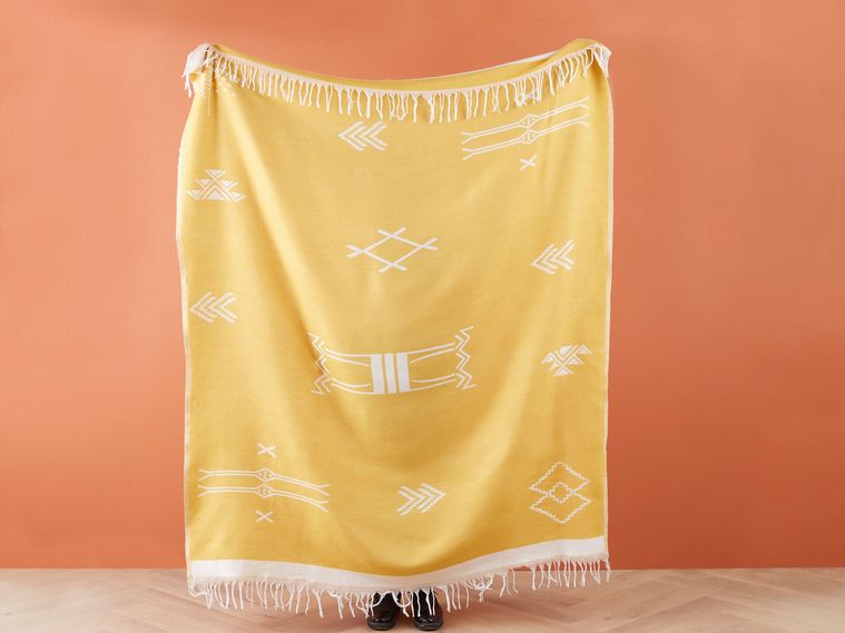 Pledd 130 x 170 cm gul JALKINI | Beliani.no