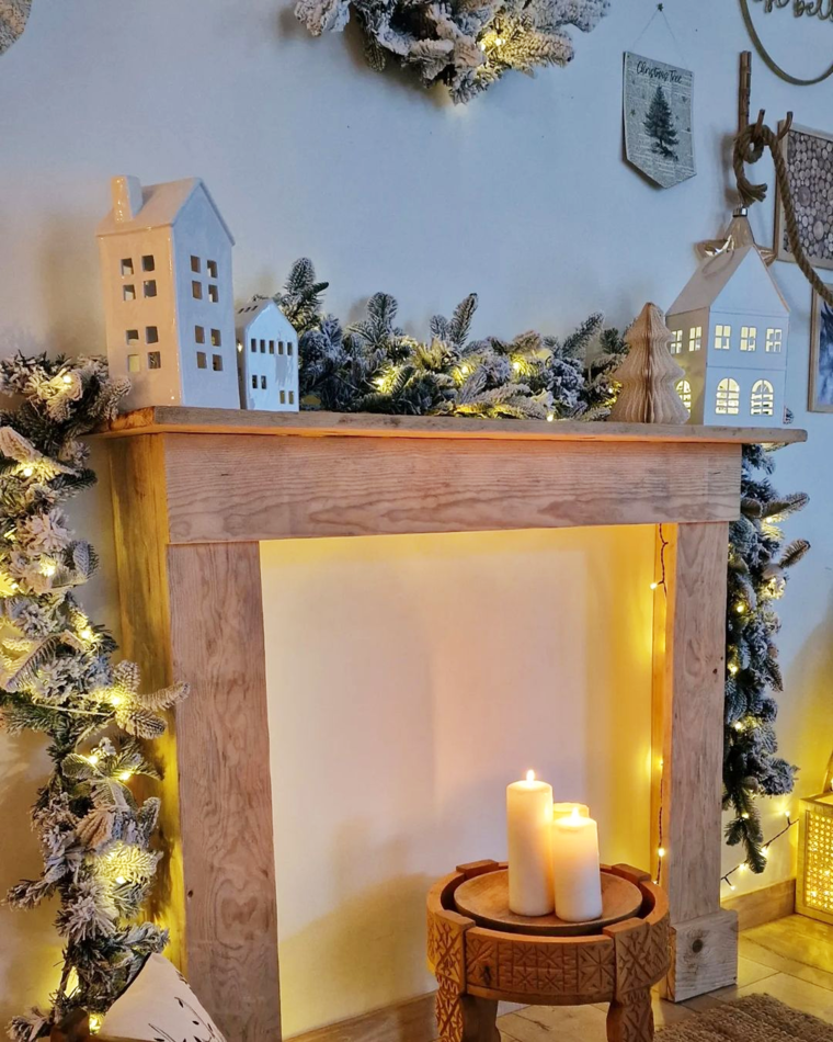 Műhóval borított karácsonyi füzér égősorral 270 cm SUNDO | Beliani.hu