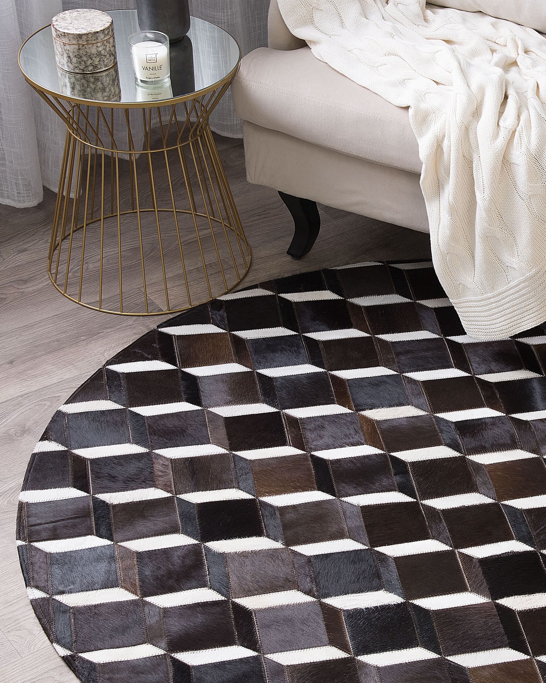 Round Cowhide Area Rug ⌀ 140 cm Brown ALPKOY | Beliani.co.uk