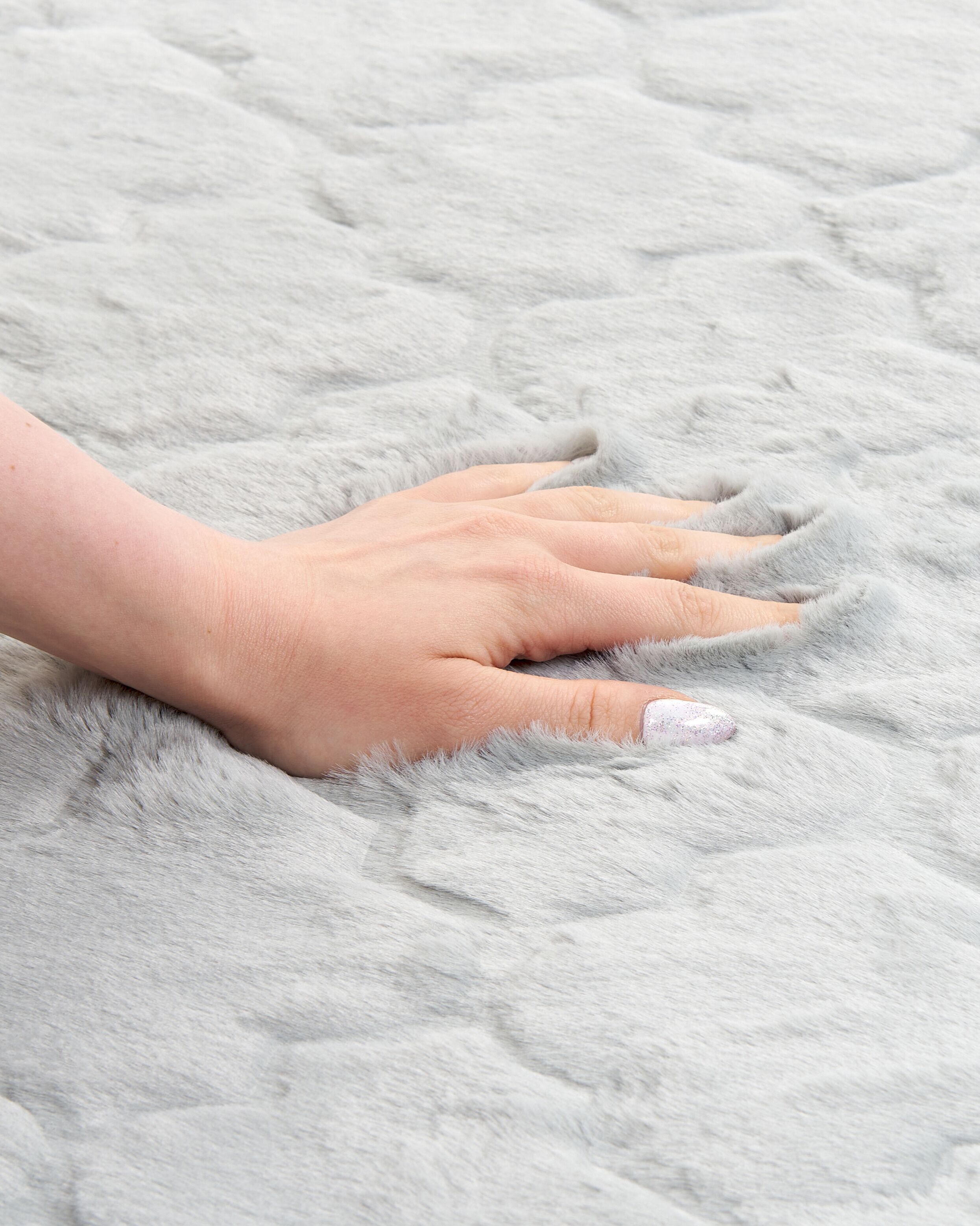 Faux Rabbit Fur Rug 80 x 150 cm Light Grey GHARO | Beliani.co.uk