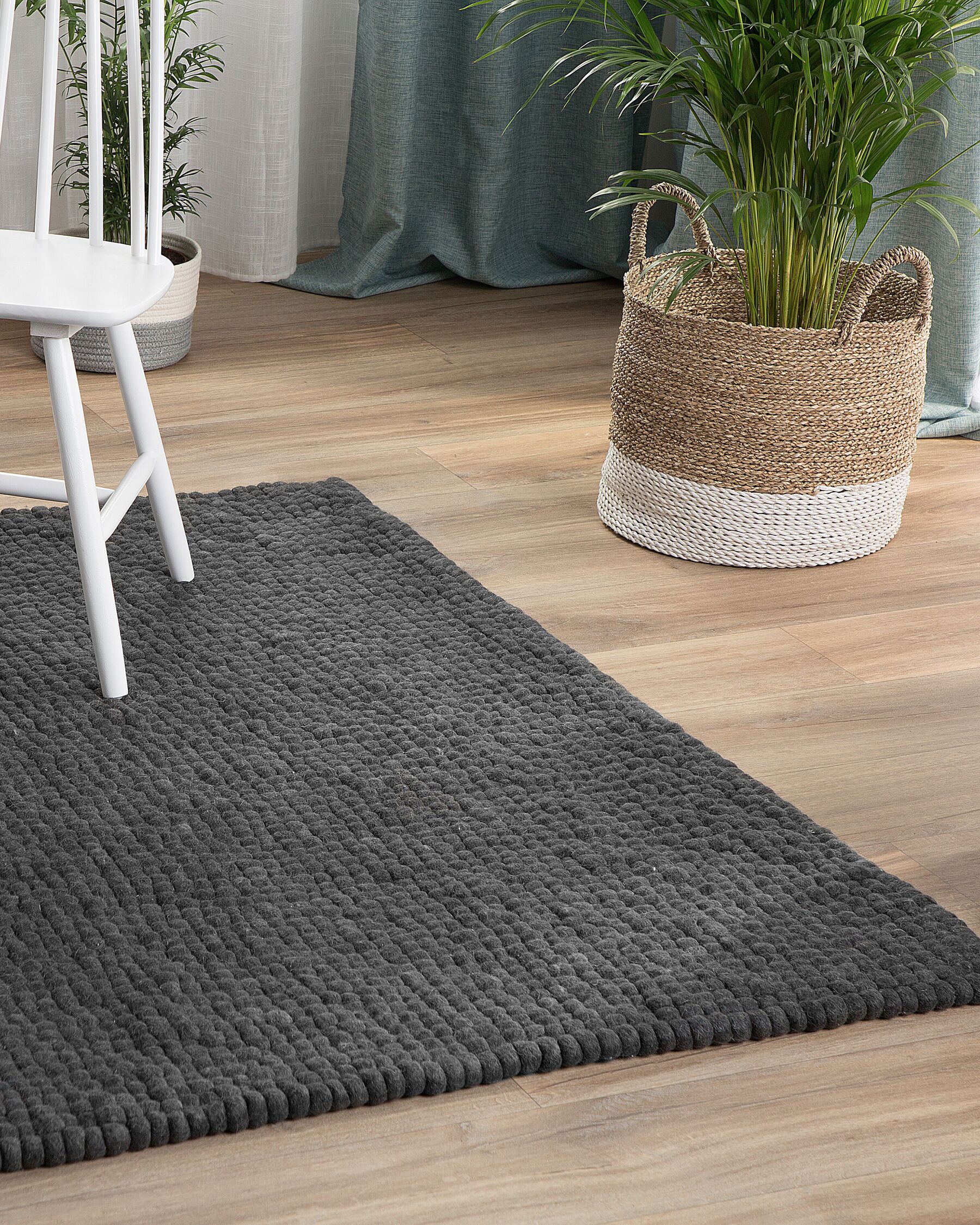 Tapis en tissu gris foncé 160 x 230 cm AMDO | Beliani.fr