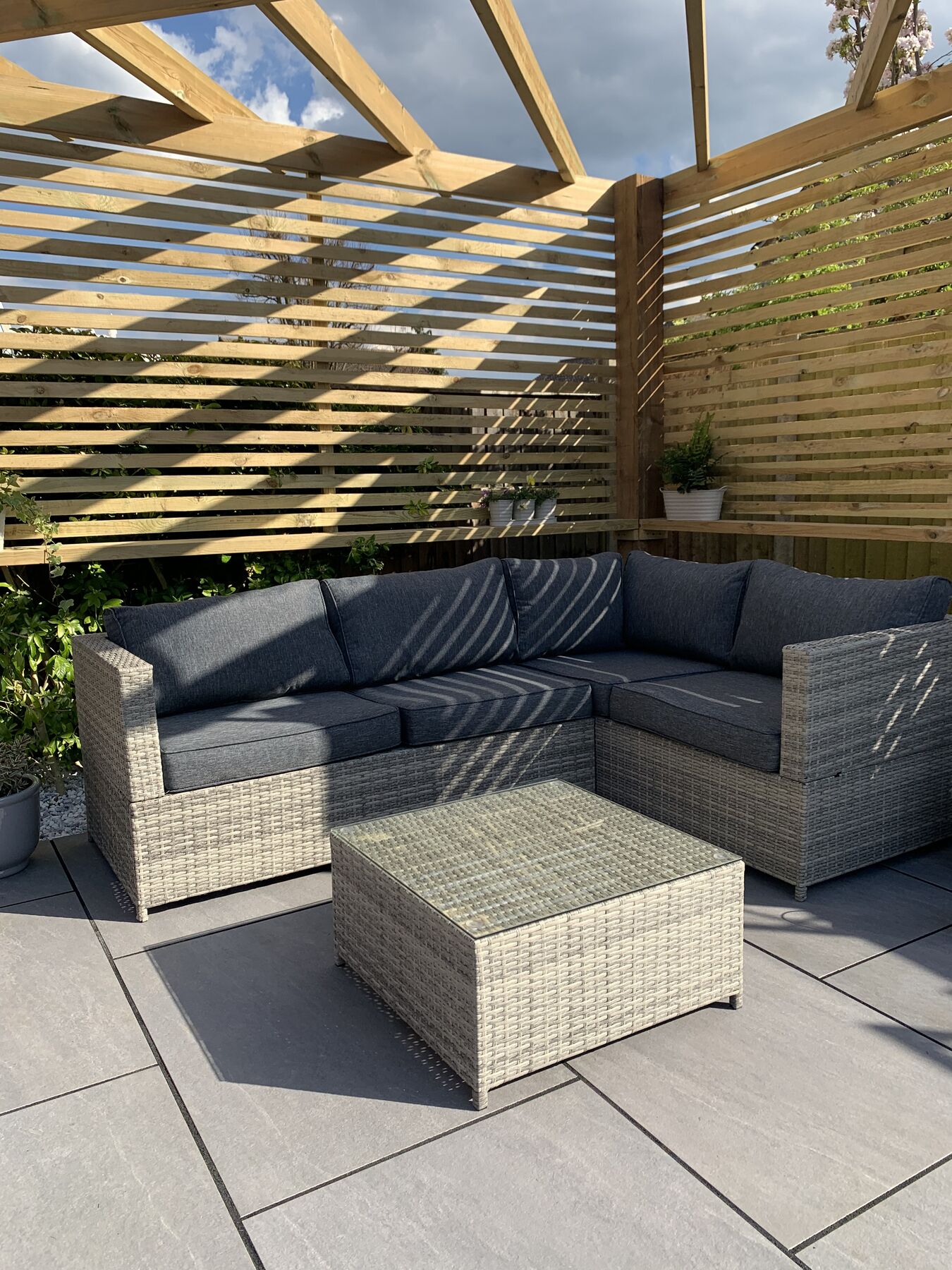 4 Seater PE Rattan Garden Corner Sofa Set Dark Grey AVOLA | Beliani.co.uk