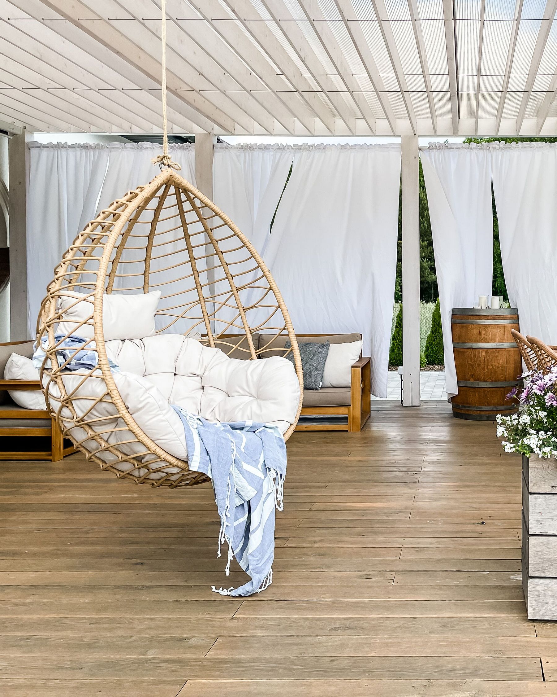 PE Rattan Hanging Chair with Stand Natural ARSITA | Beliani.co.uk