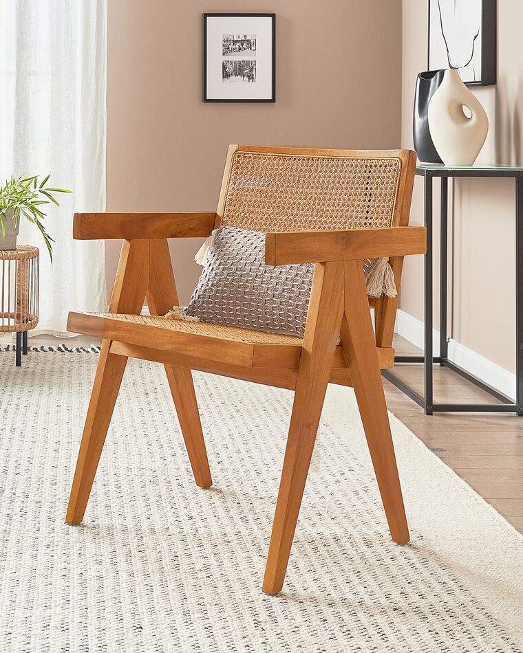 Stol i tre med flettet rotting lyst tre WESTBROOK | Beliani.no