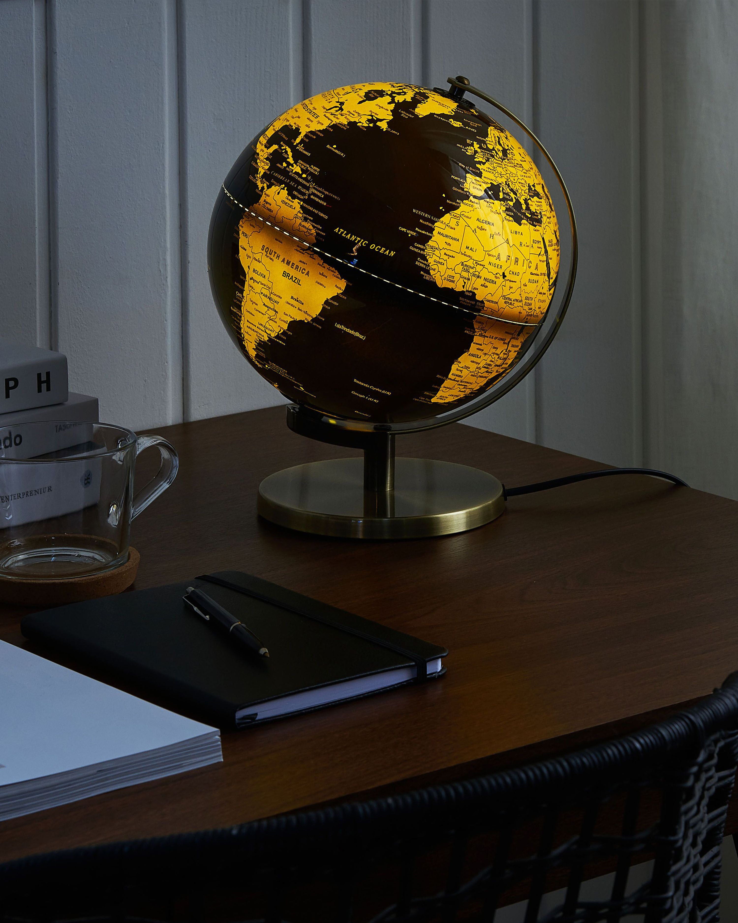 Globus schwarz / kupfer mit LED-Beleuchtung 32 cm MAGELLAN | Beliani.de