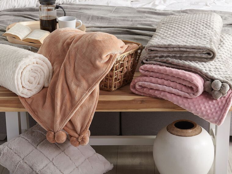 Koc 200 x 220 cm brązowy TERKE | Beliani.pl