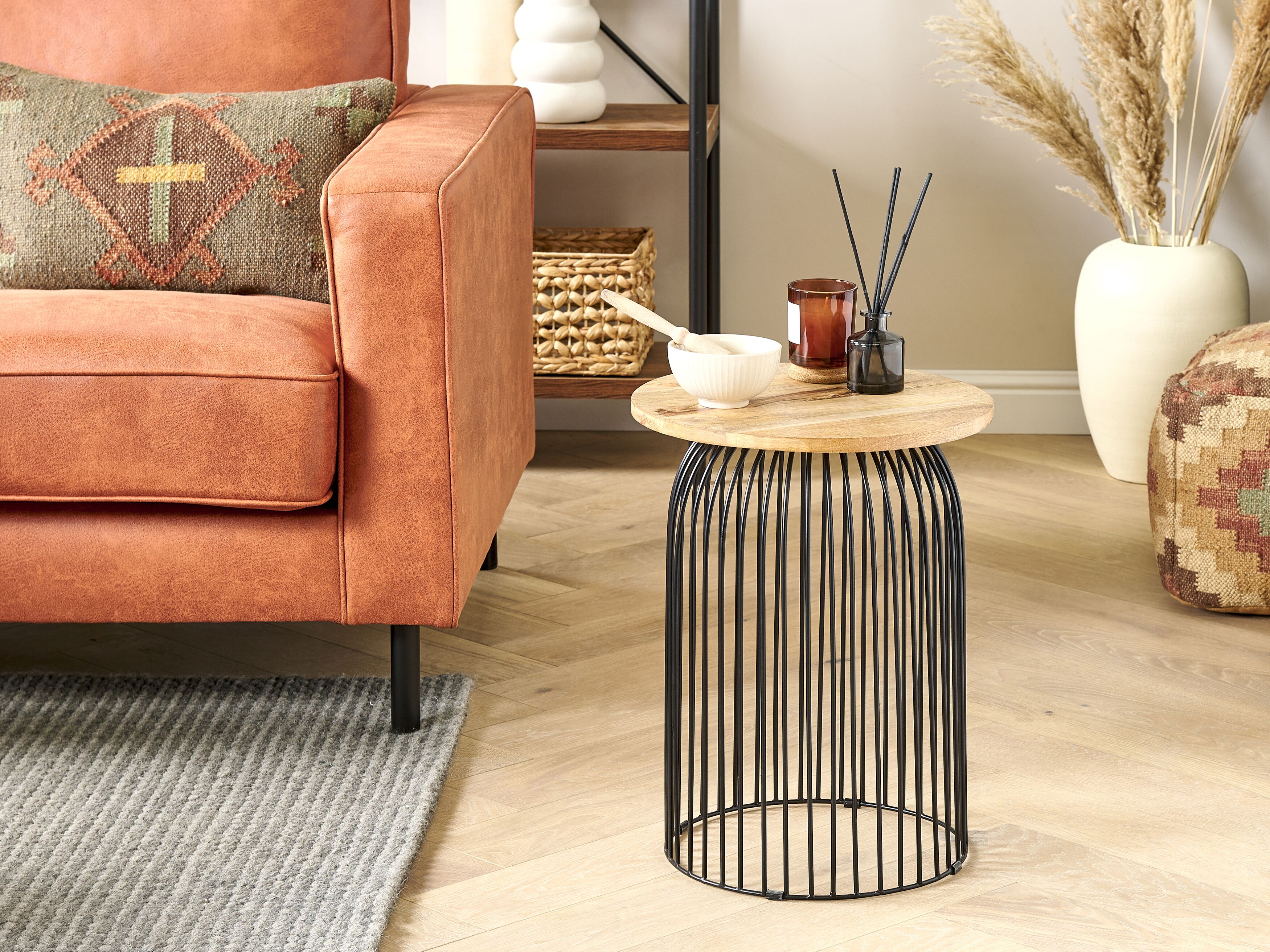 Wire Frame Mango Wood Side Table Light and Black WILLS | Beliani.co.uk