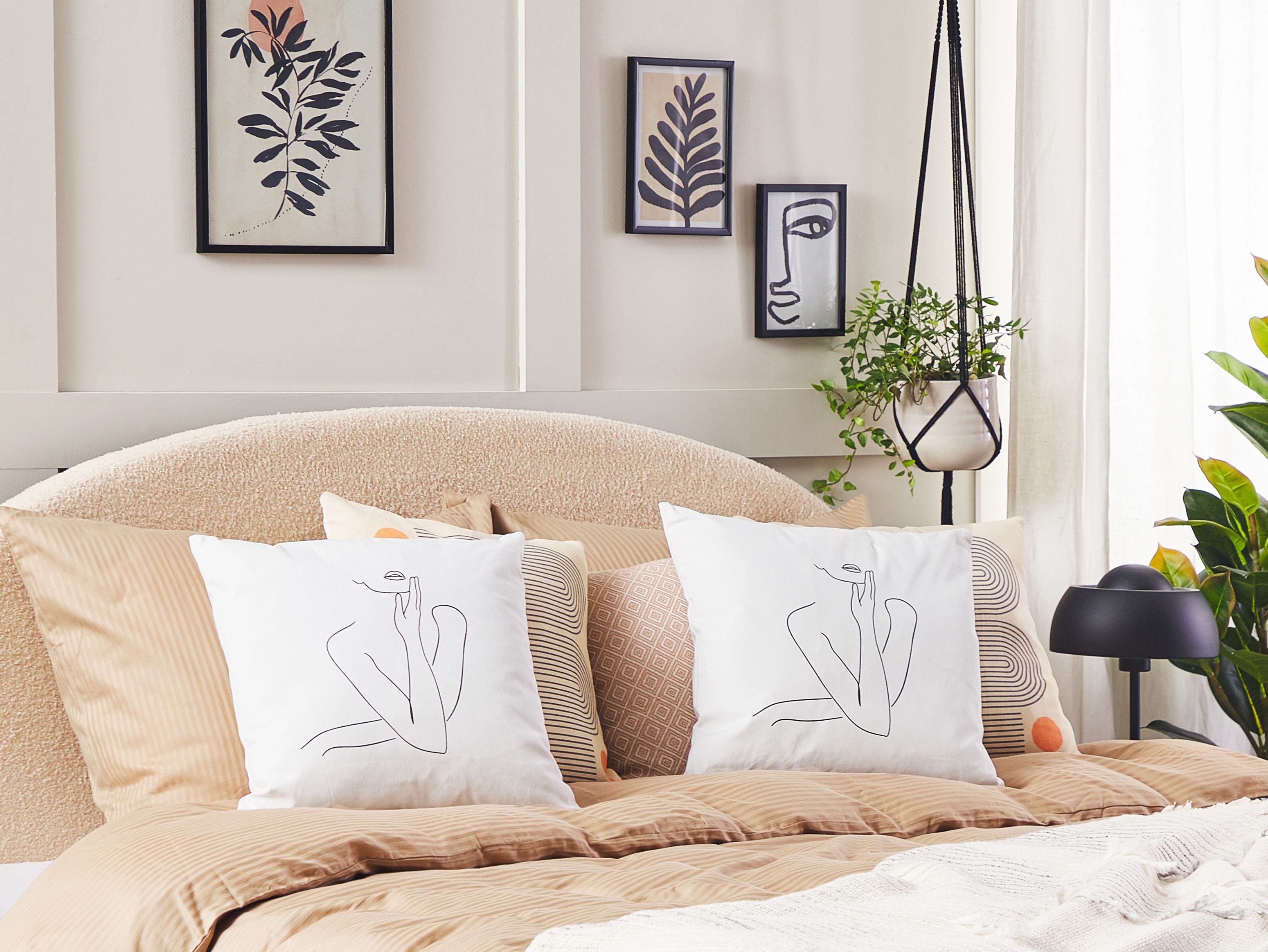 Set of 2 Cotton Cushions Female Body Line Art 45 x 45 cm White ...