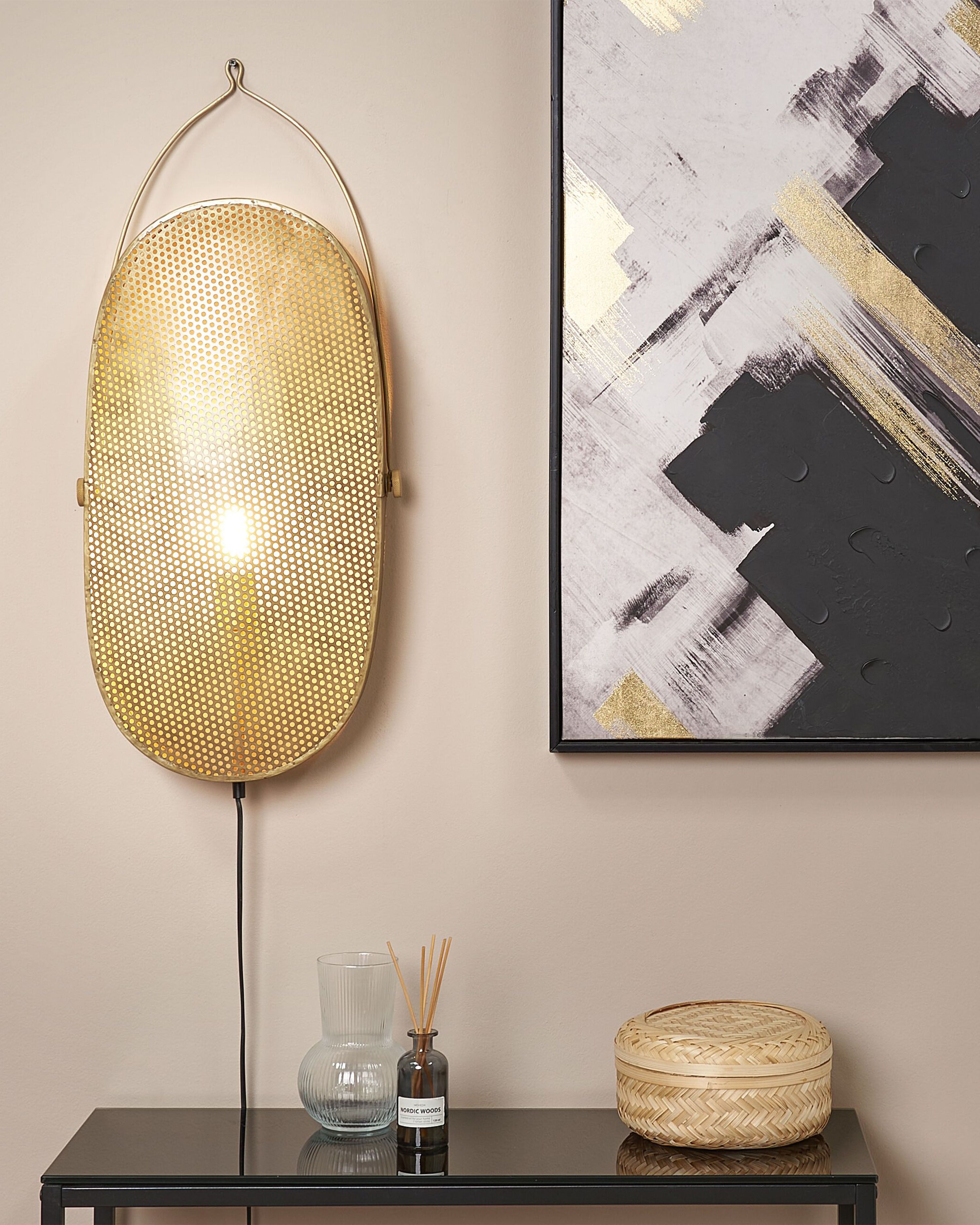Metal Wall Lamp Brass KUNTHI | Beliani.co.uk
