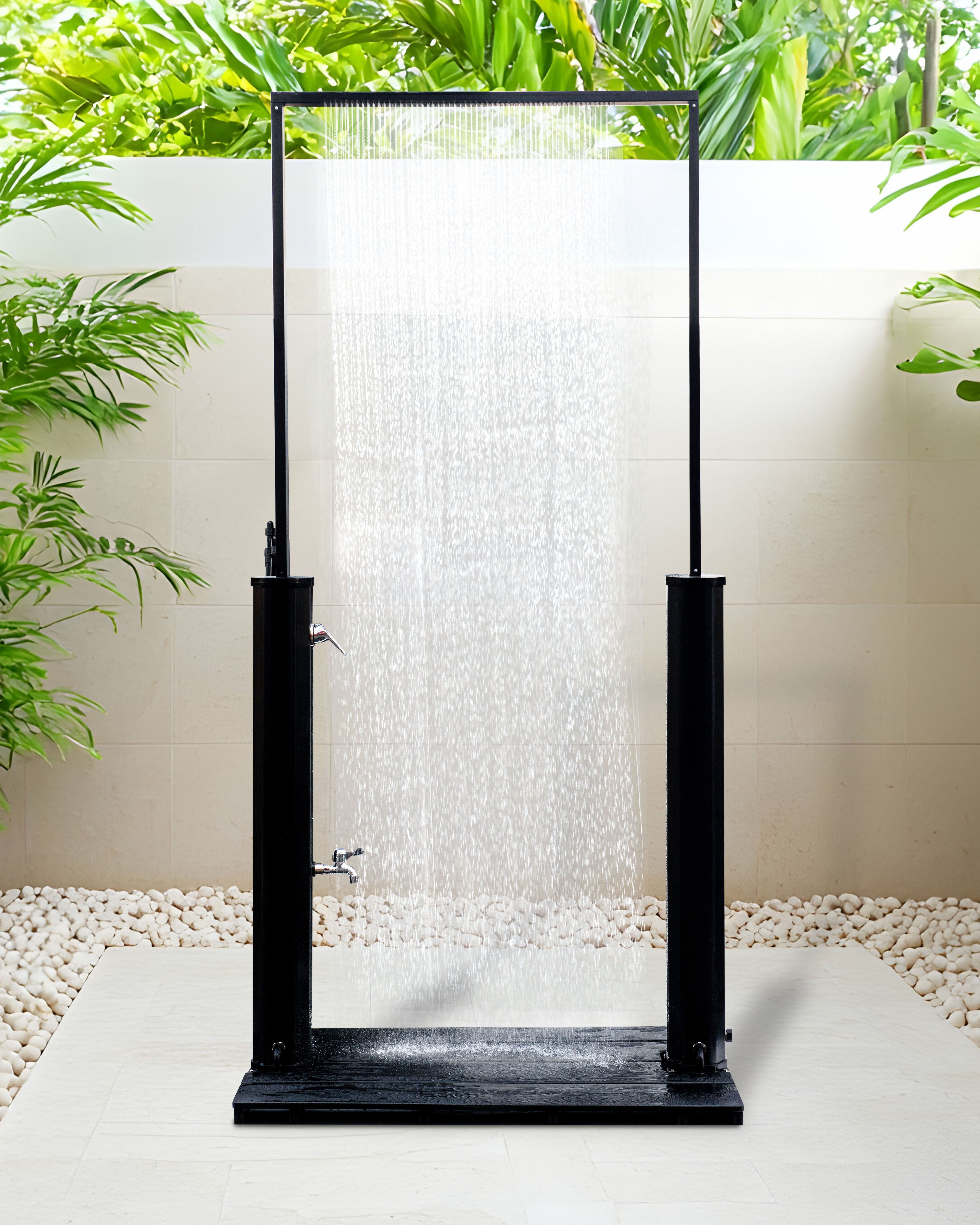 Freestanding Outdoor Solar Shower MARACAIBO Black | Beliani.co.uk