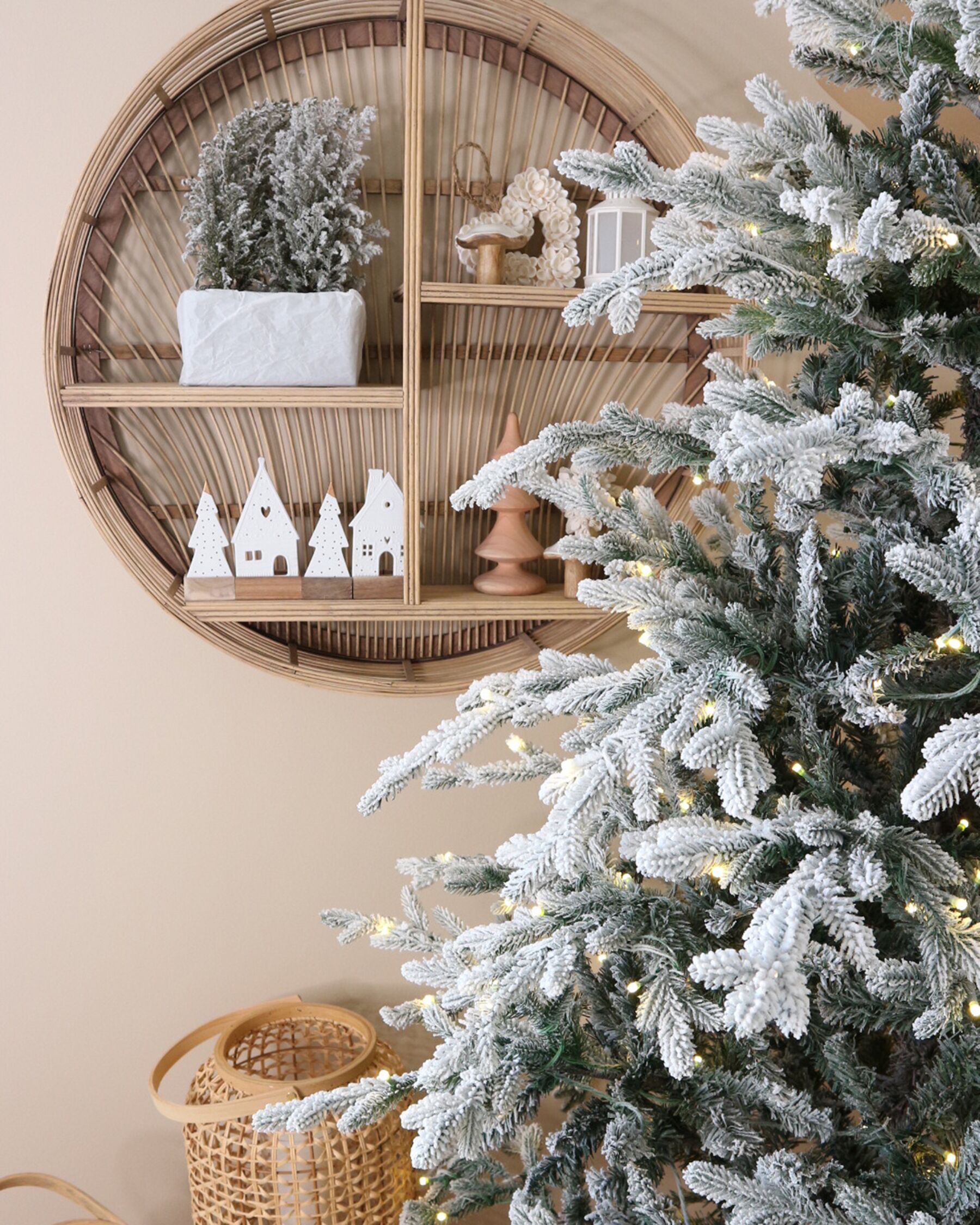 Artificial Snowy Christmas Tree BRISCO 210 cm White | Beliani.co.uk