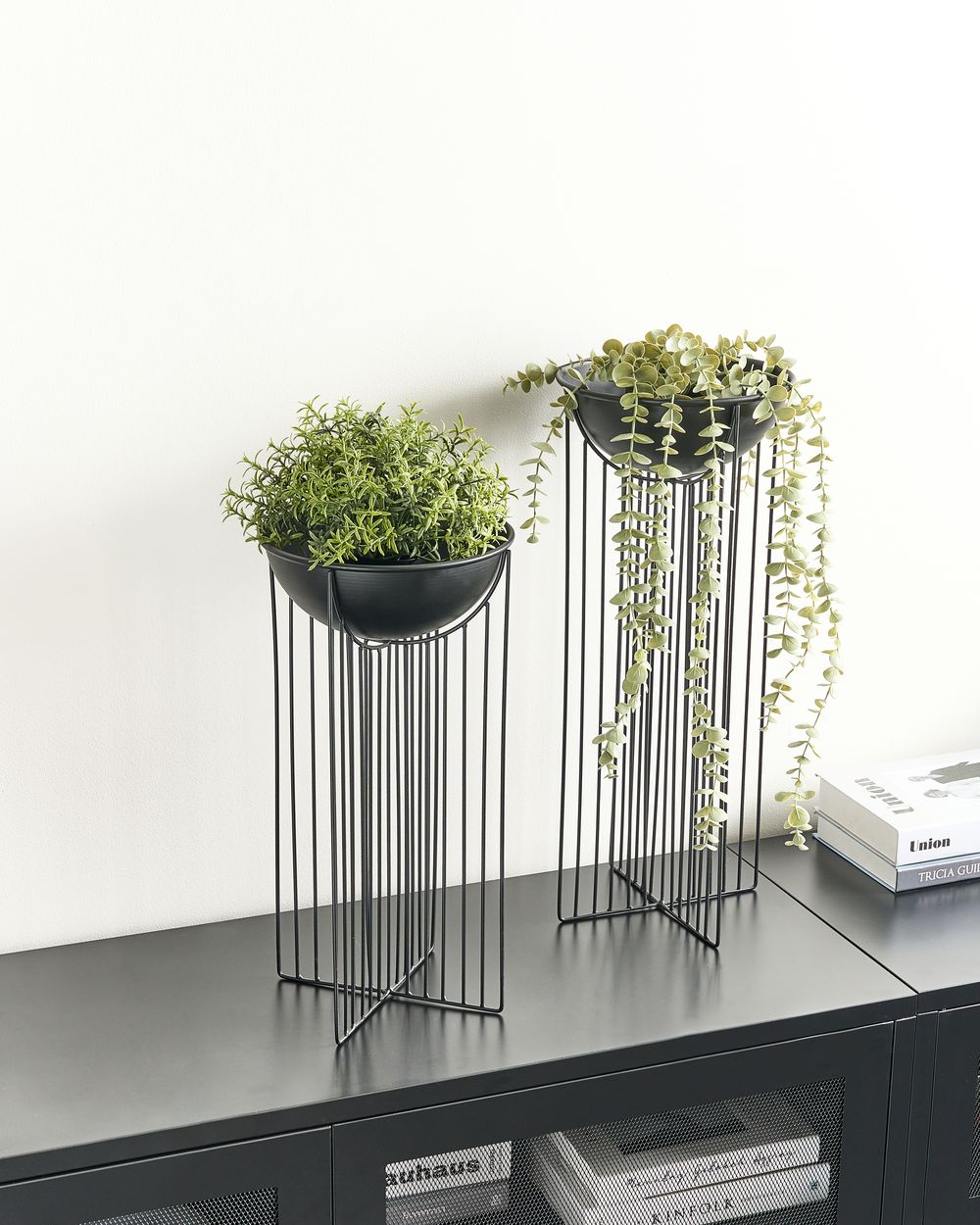 Elevated Plant Pot VINCA Metal 70 cm Black | Beliani.co.uk
