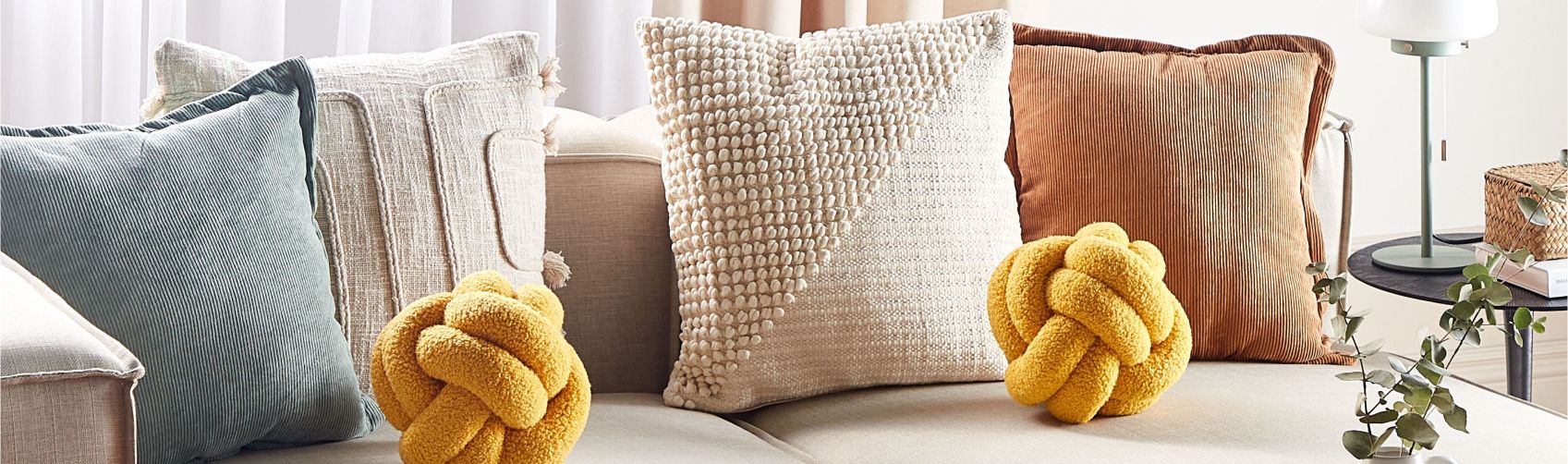 Reduceri de până la 70% la perne decorative | Beliani.ro