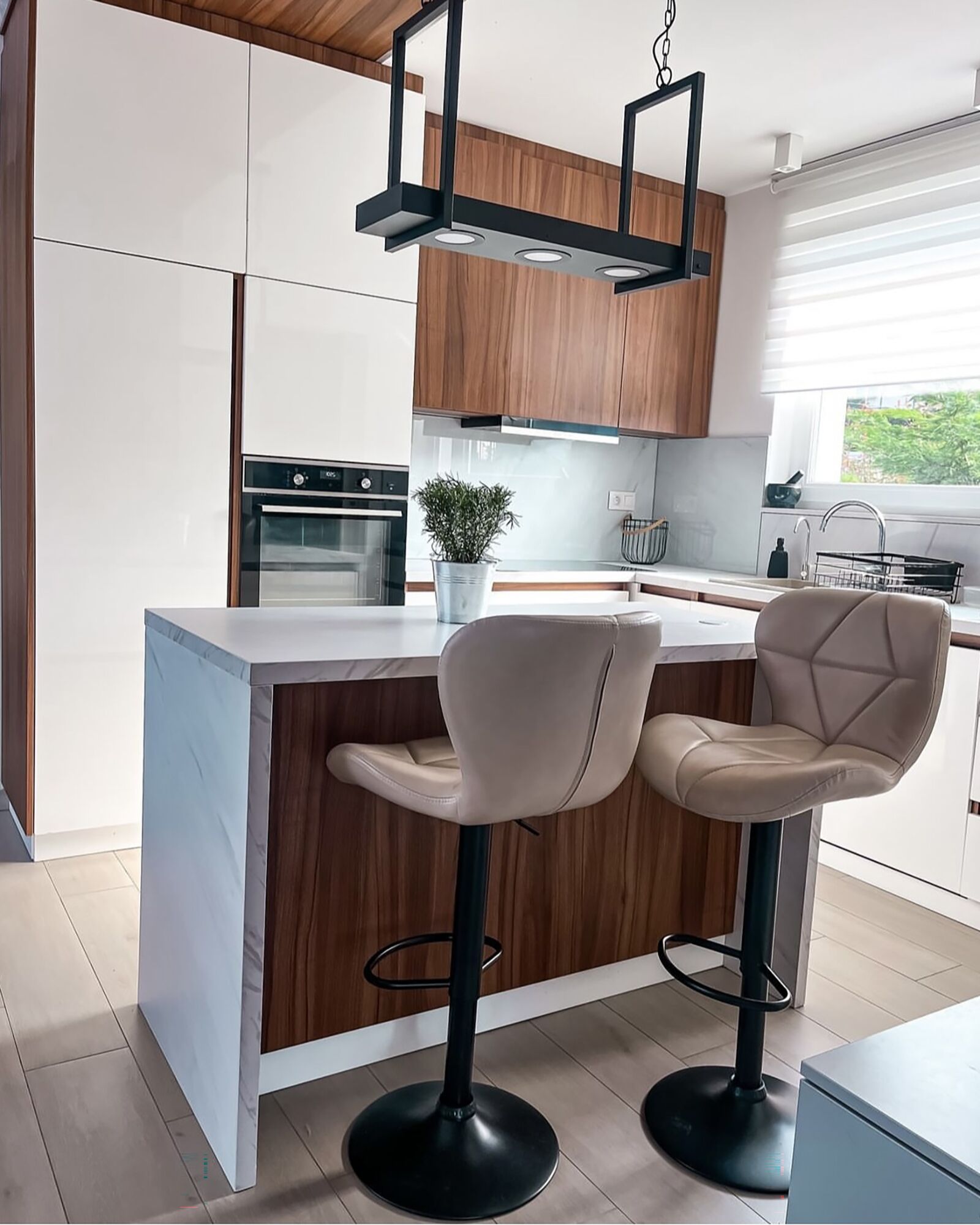 Set de 2 scaune de bar VALETTA Piele ecologică Pivotant Bej deschis ...