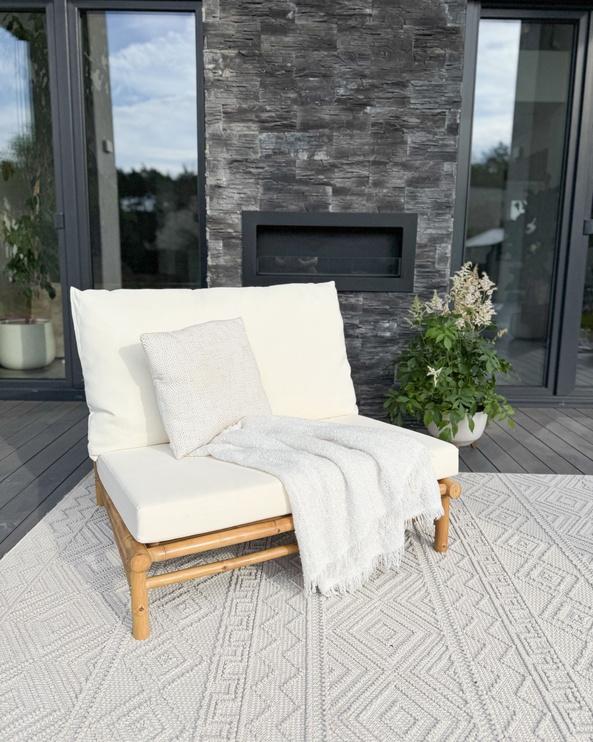 Garden Chair TODI Bamboo Wood Off-White | Beliani.co.uk