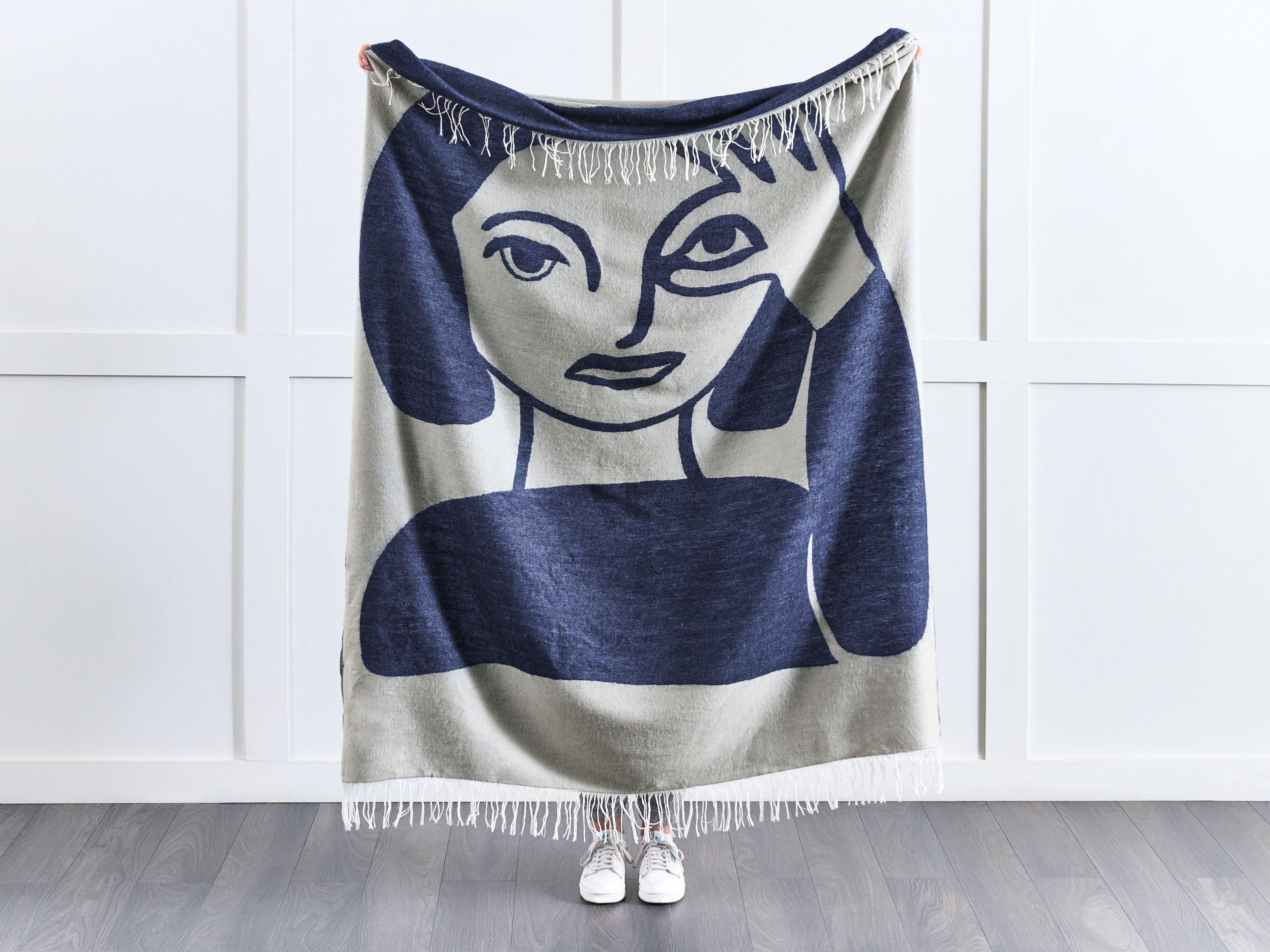 Pläd HALEDE 130 x 170 cm Blå | Beliani.se