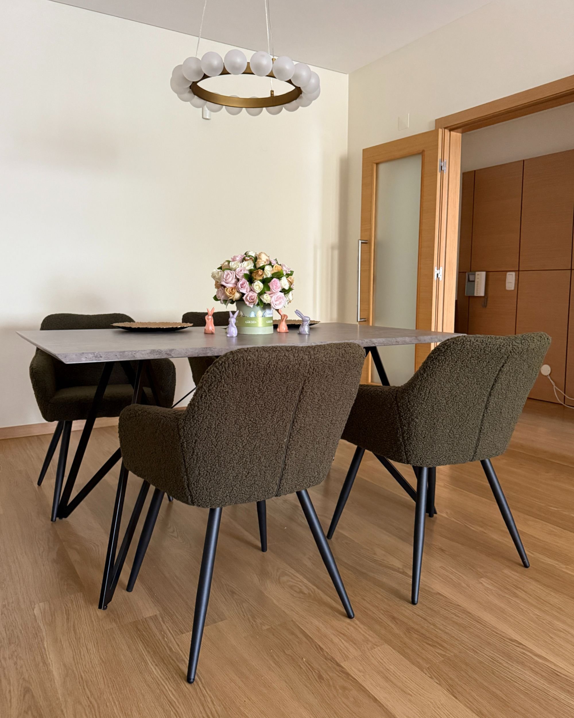 Table de repas BUSCOT Effet béton gris 160 cm 90 cm | Beliani.fr