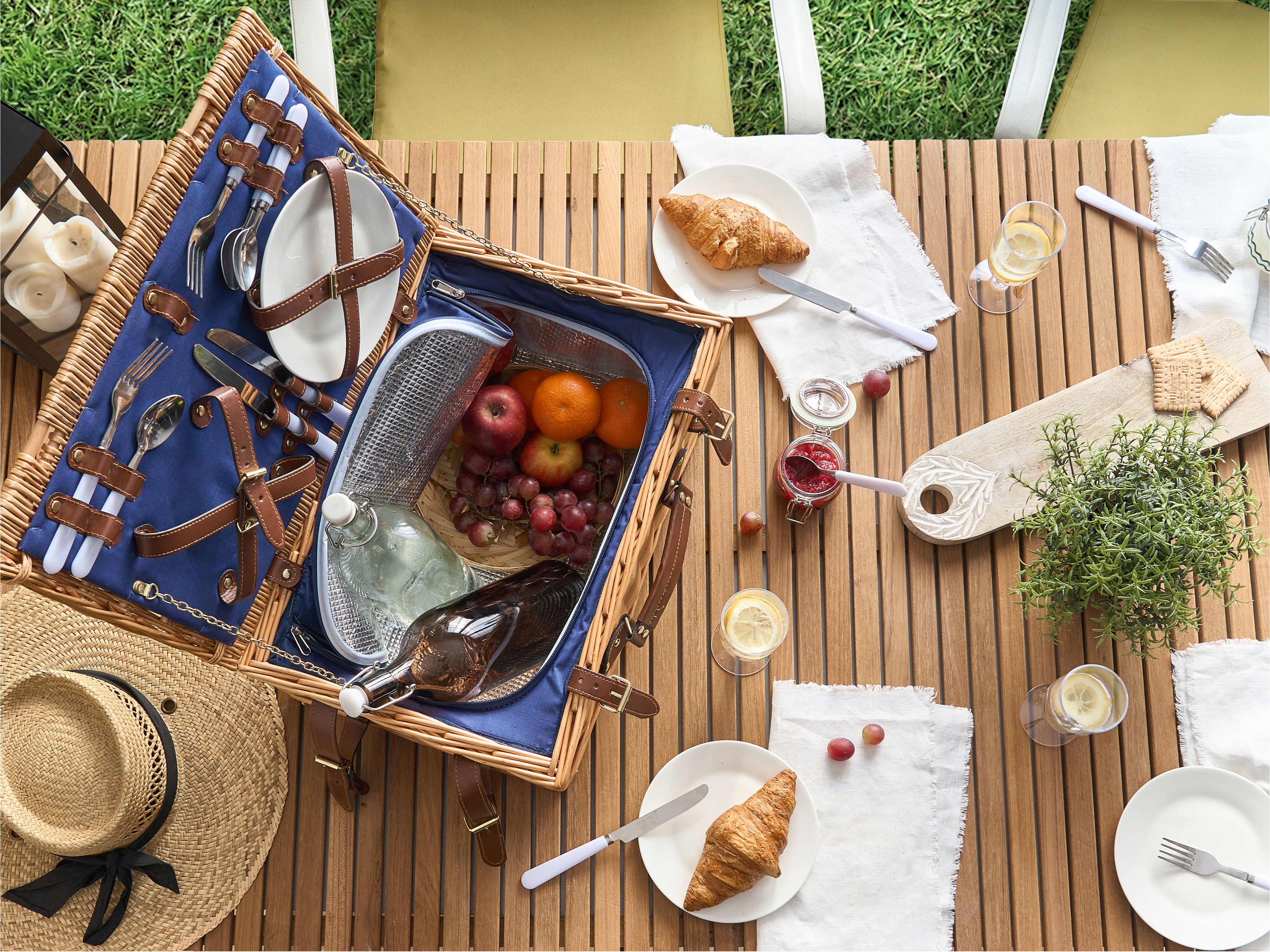 Picnic Basket CREPES Wood Brown | Beliani.co.uk