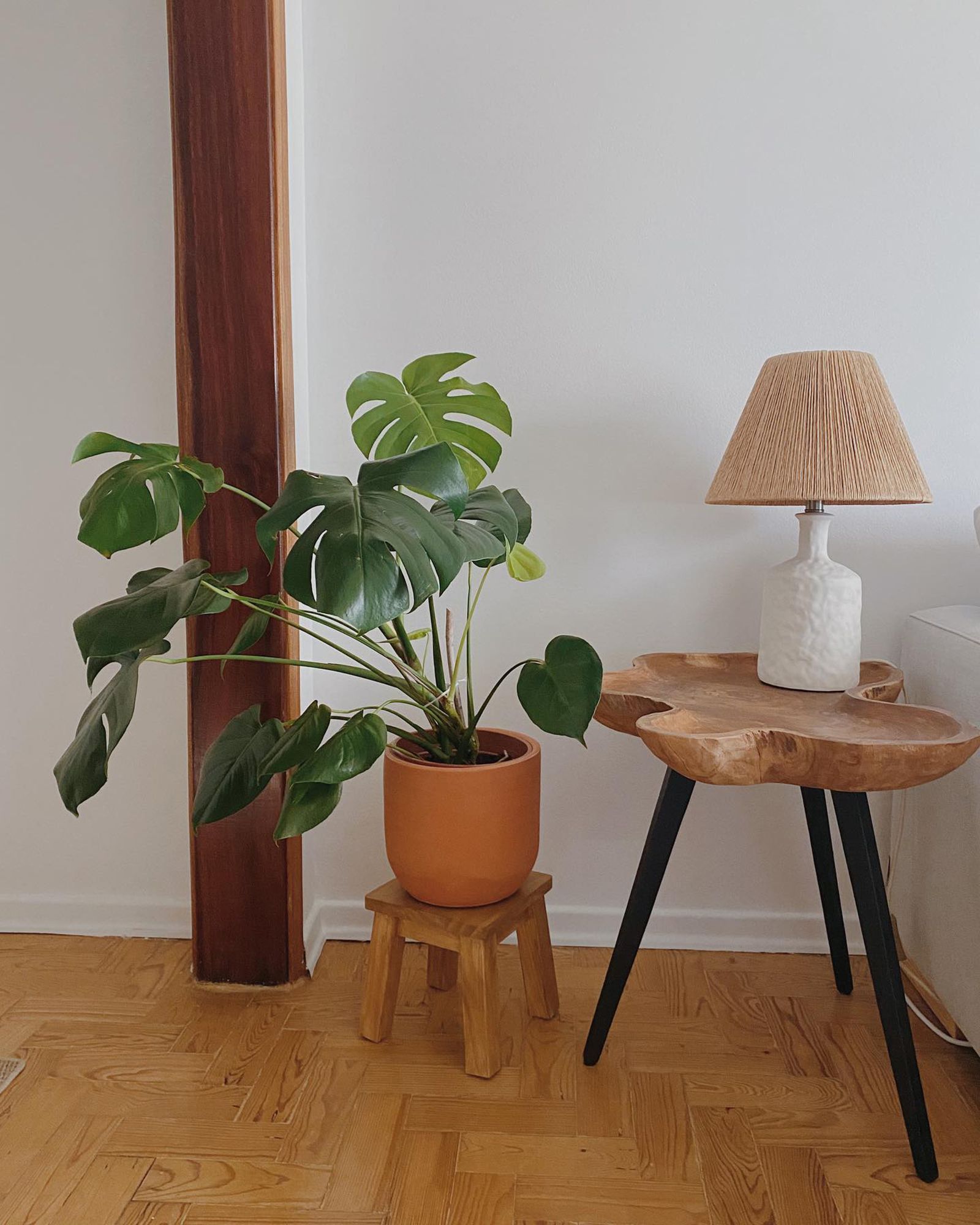 Mesa de apoio ELSA Madeira de teca Castanho | Beliani.pt