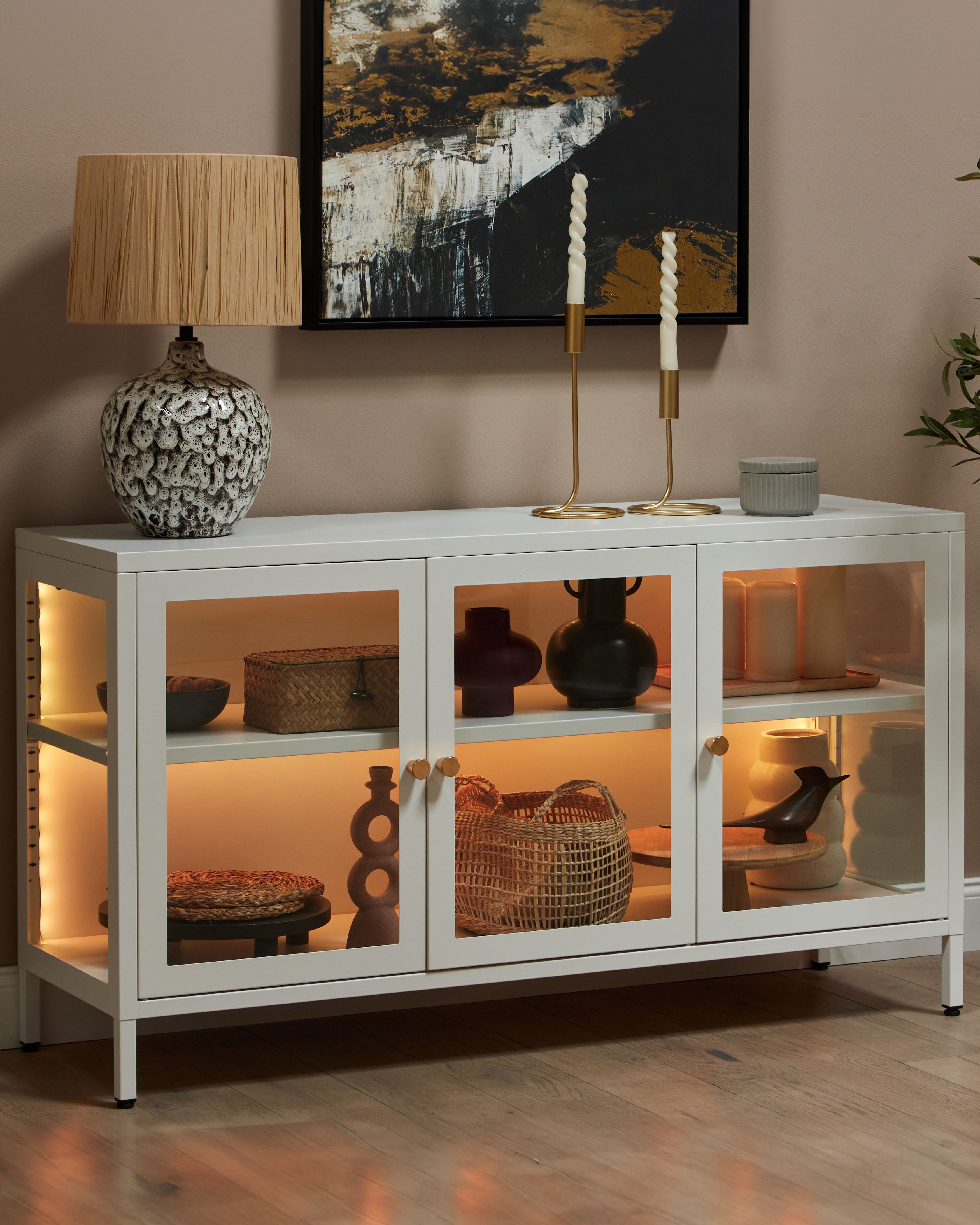 Wunderbar Sideboard Mit Glas Und Beleuchtung Bild