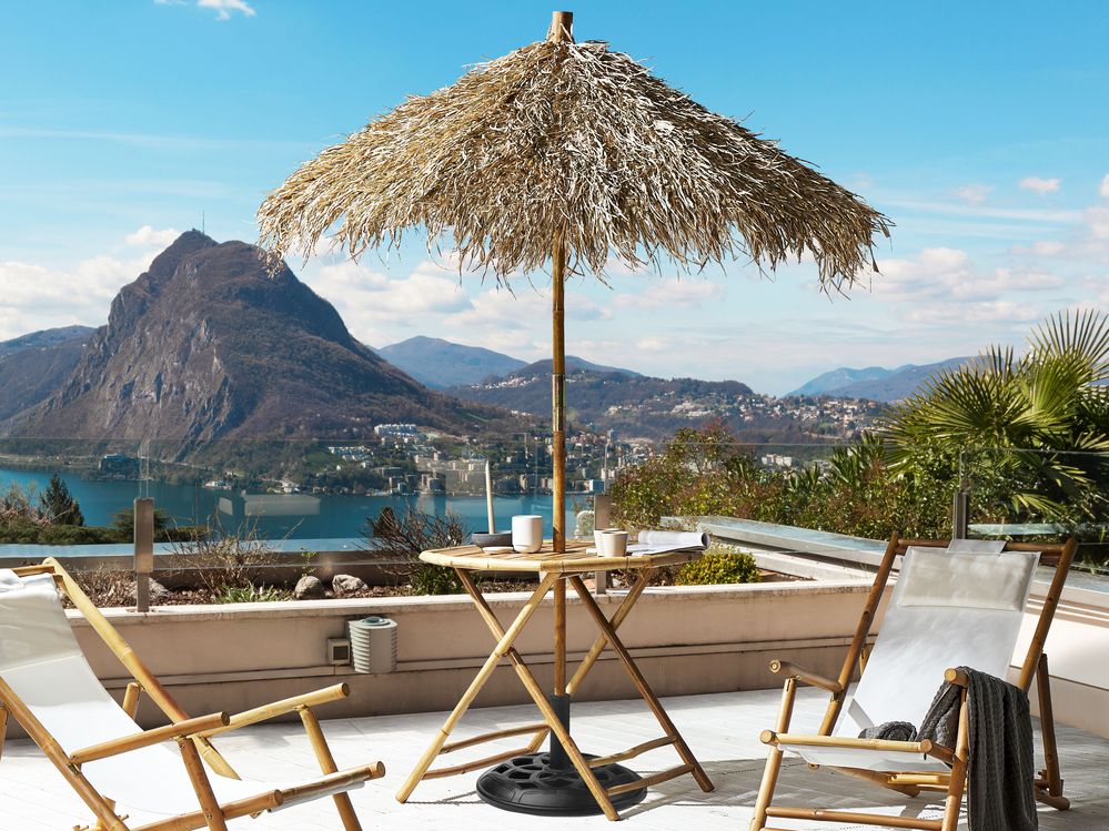 Bamboo Garden Bistro Table with Parasol MOLISE Beliani